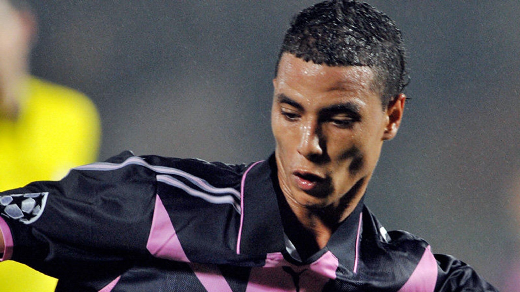 Chamakh to remain at Bordeaux | Football News | Sky Sports