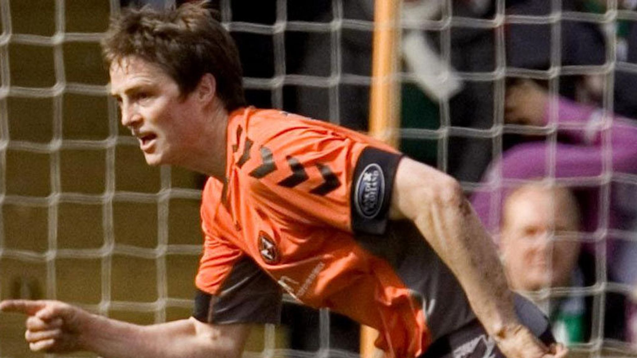 Daly earns draw for nine-man Utd | Football News | Sky Sports