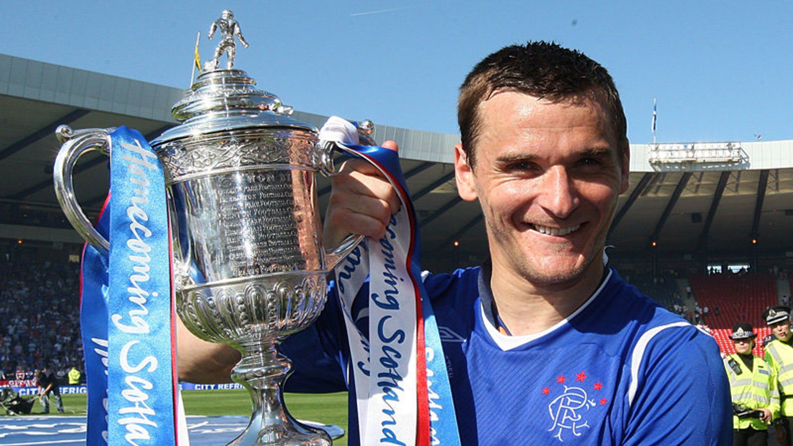 McCulloch set to stay | Football News | Sky Sports