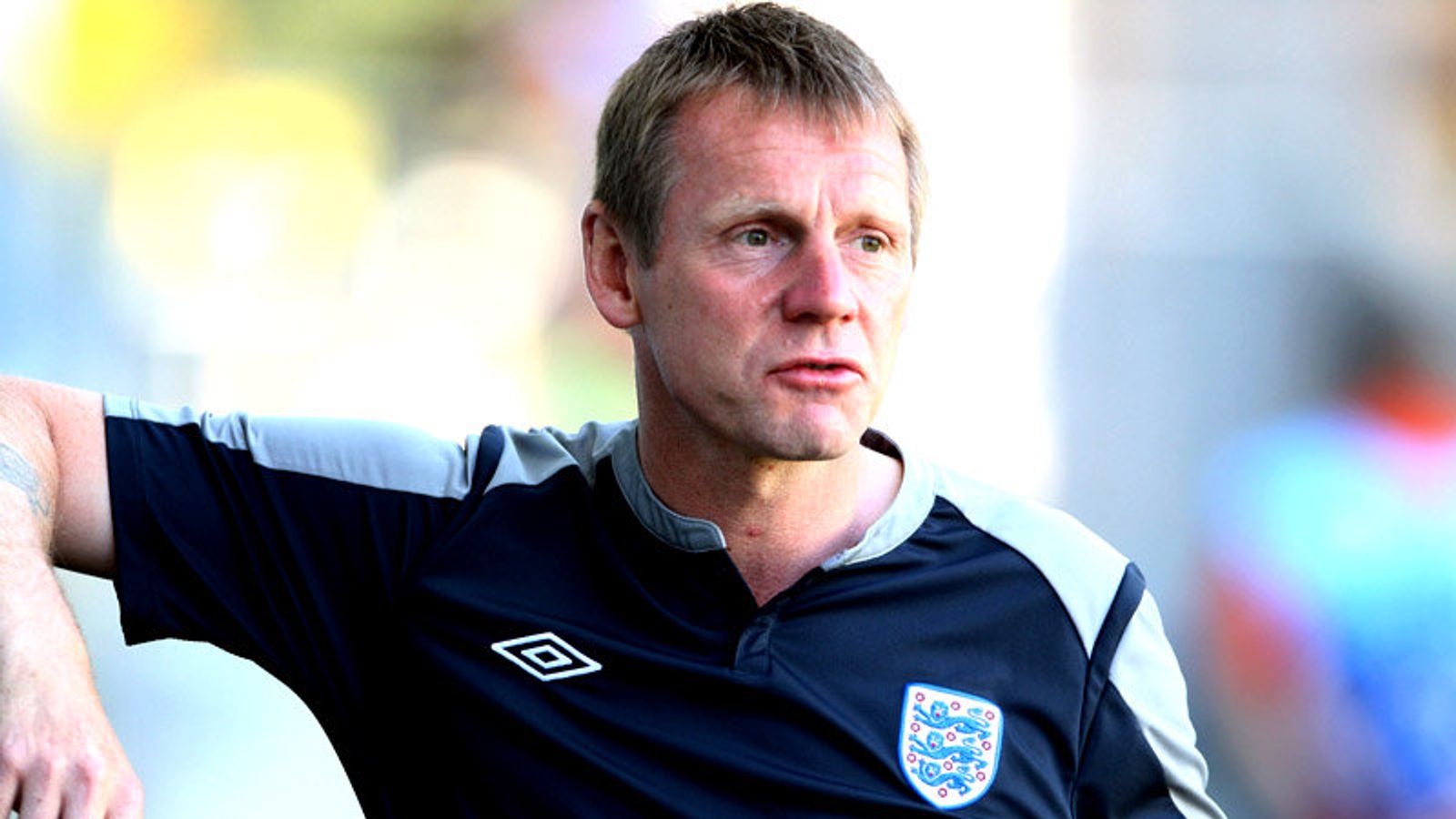 Pearce leaves out Walcott | Football News | Sky Sports