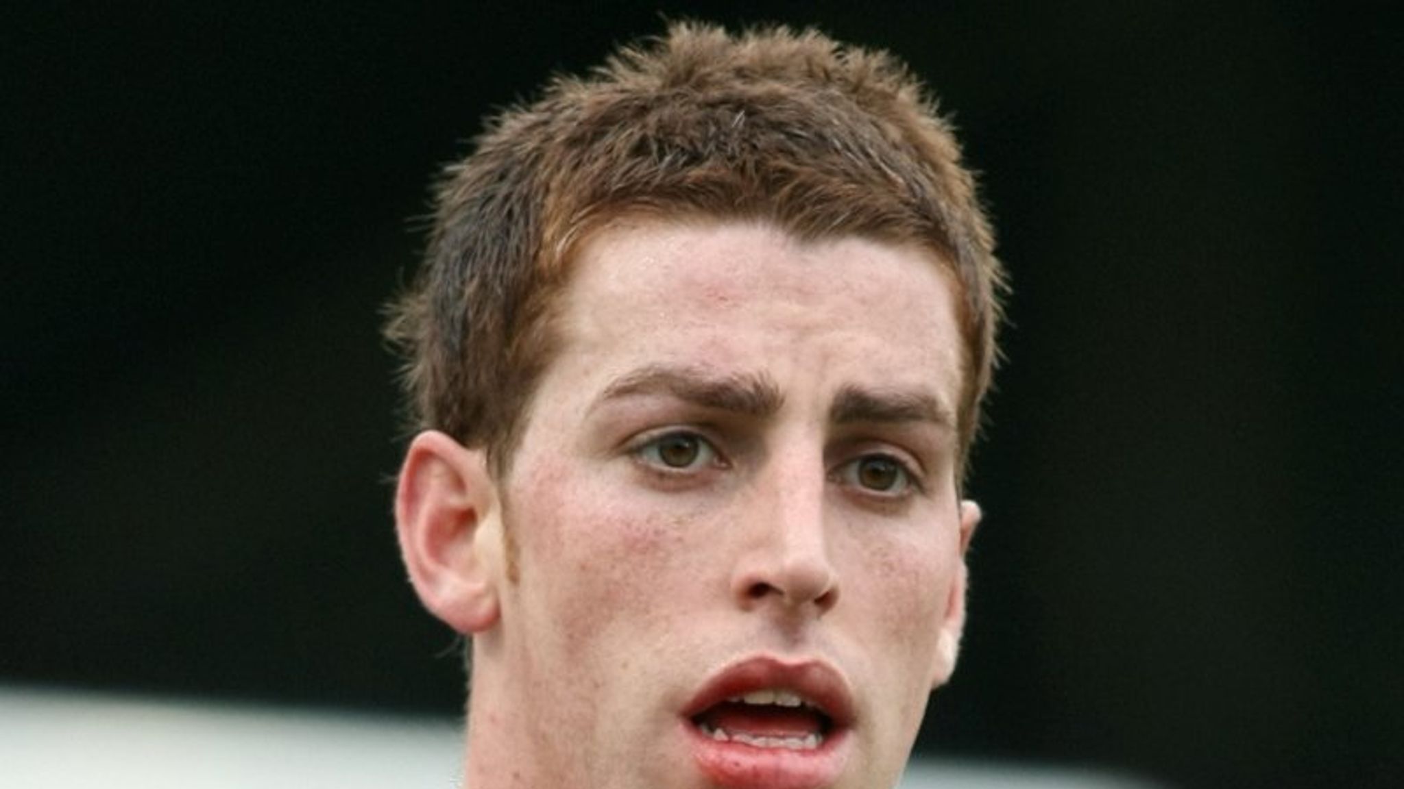 Duff staying with Robins | Football News | Sky Sports