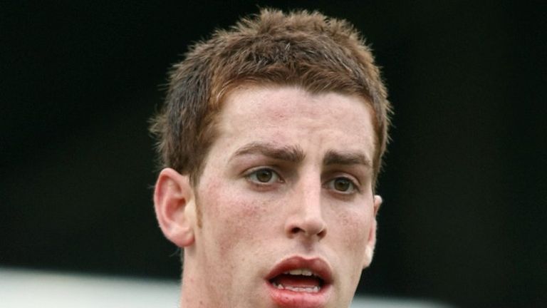 Duff staying with Robins | Football News | Sky Sports