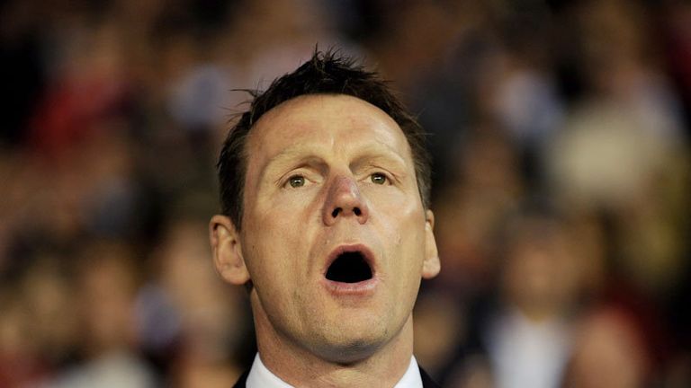 Pearce defends Lewis decision | Football News | Sky Sports