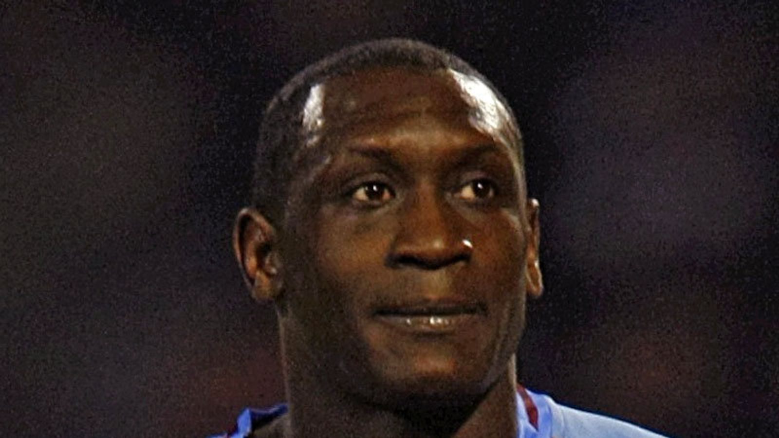 O'Neill challenges Heskey | Football News | Sky Sports