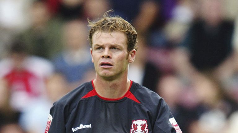 Lockwood joins Daggers | Football News | Sky Sports