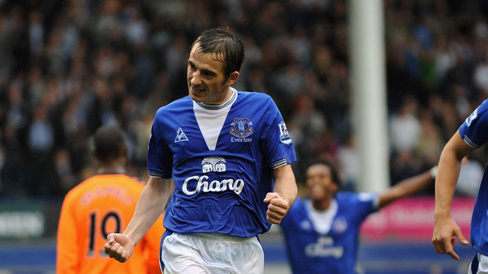 Baines spot-kick steals win | Football News | Sky Sports