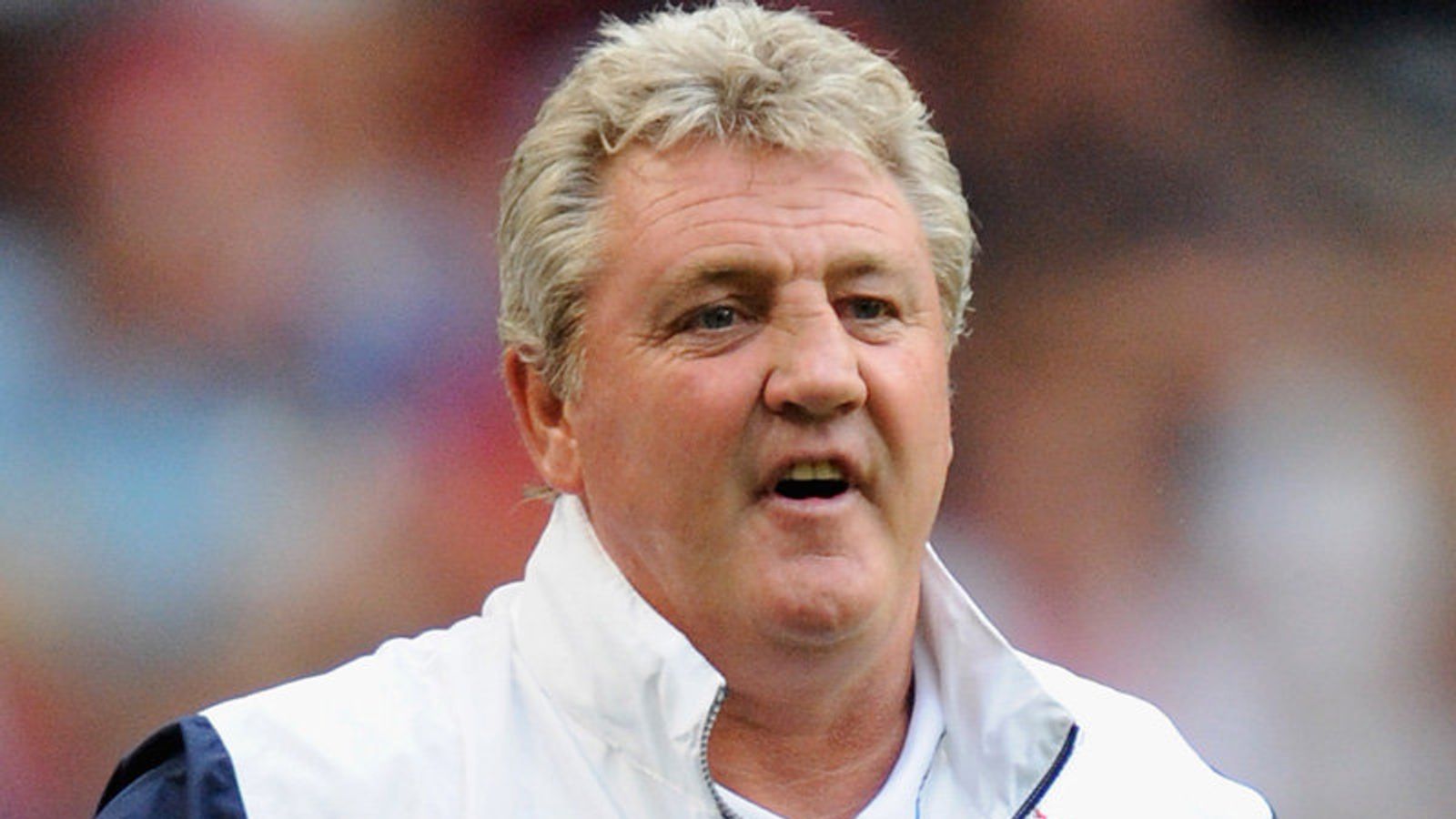 Bruce confirms Town talks | Football News | Sky Sports