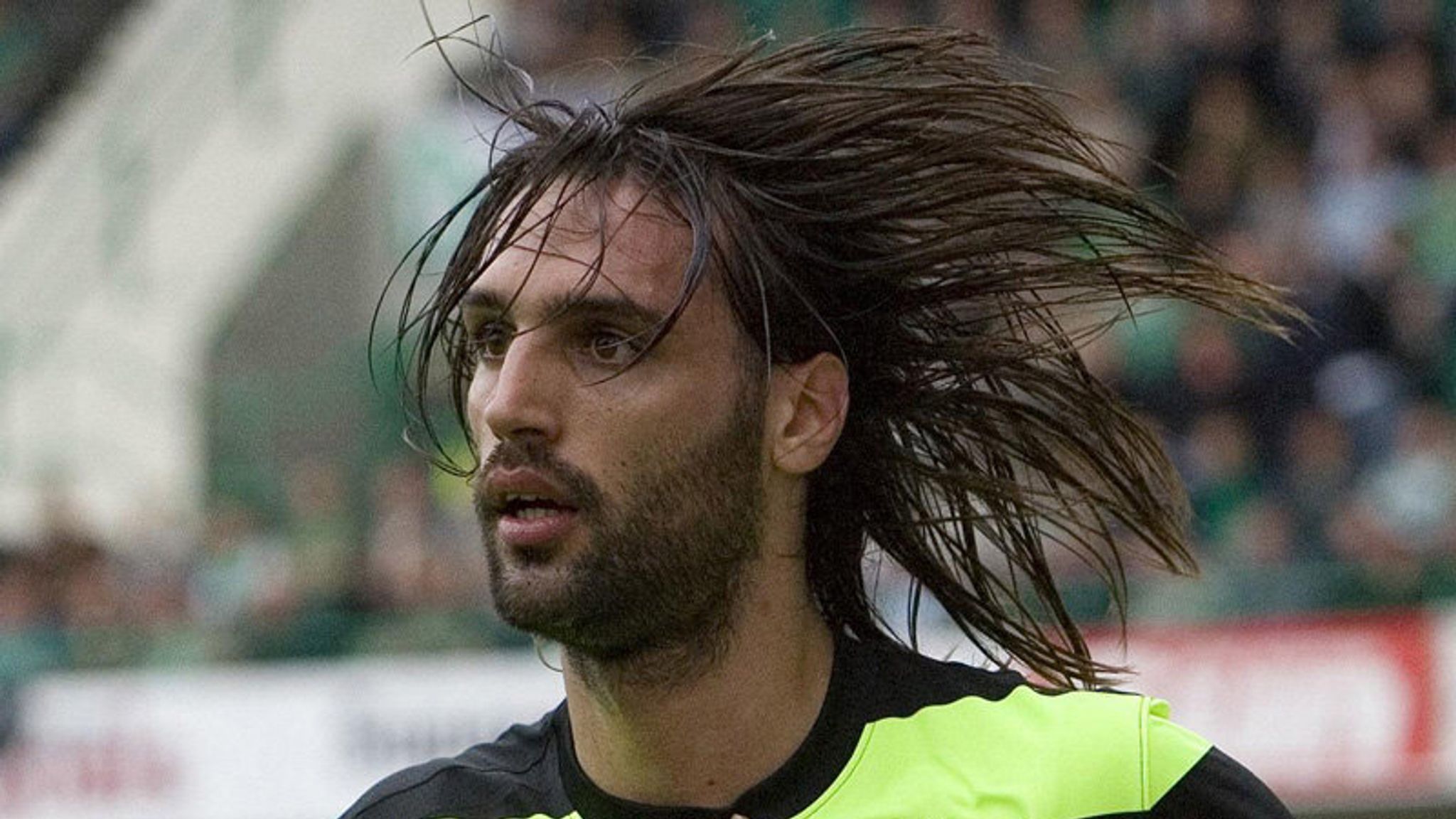 Samaras header sees off Hibs | Football News | Sky Sports
