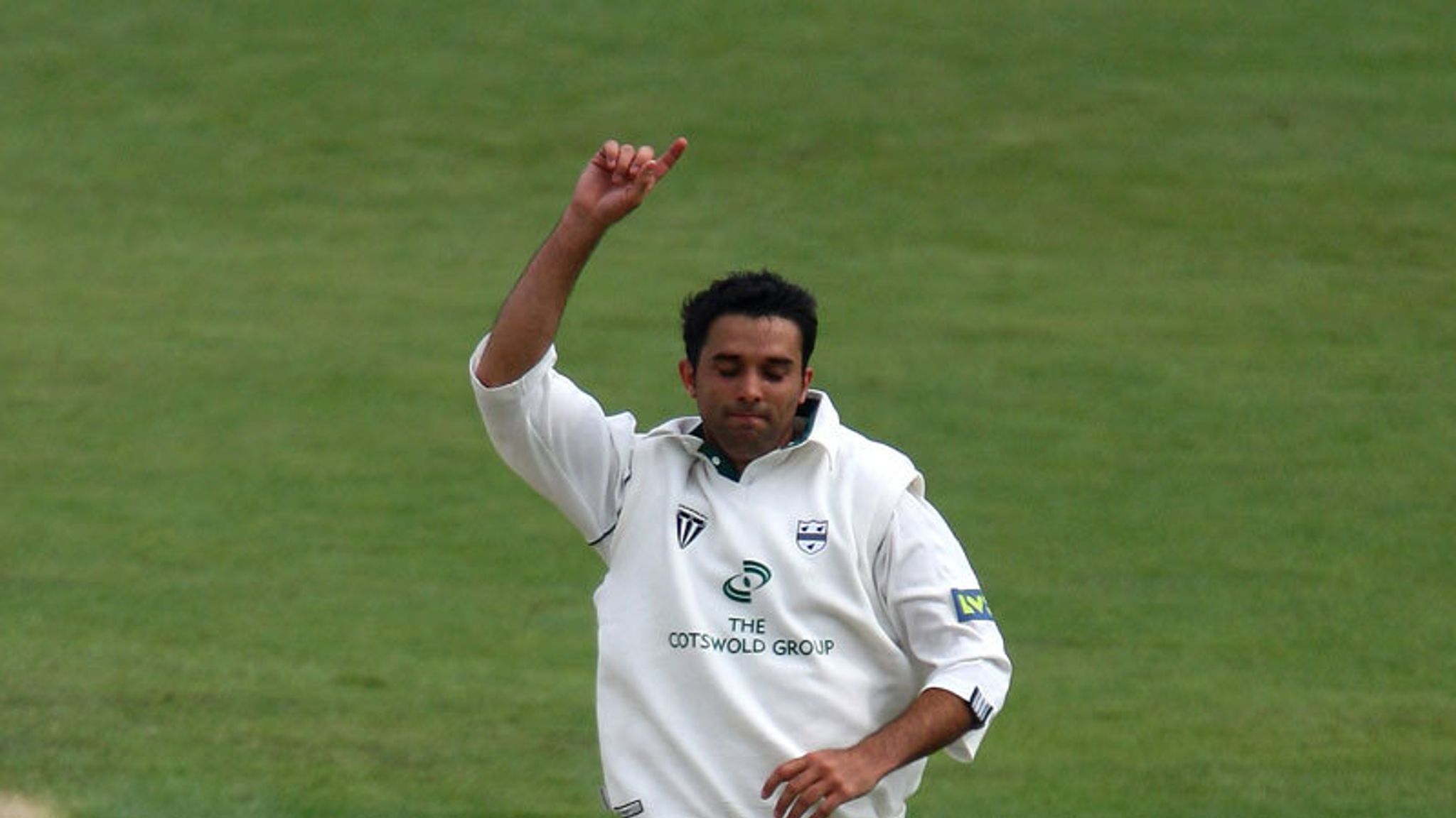 Pears keen to keep Kabir | Cricket News | Sky Sports