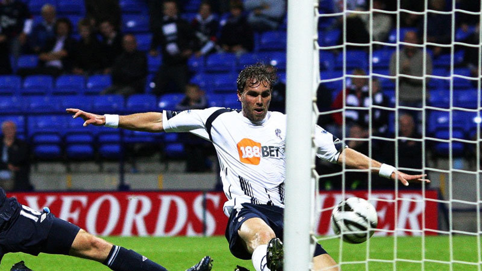 Elmander told to deliver | Football News | Sky Sports