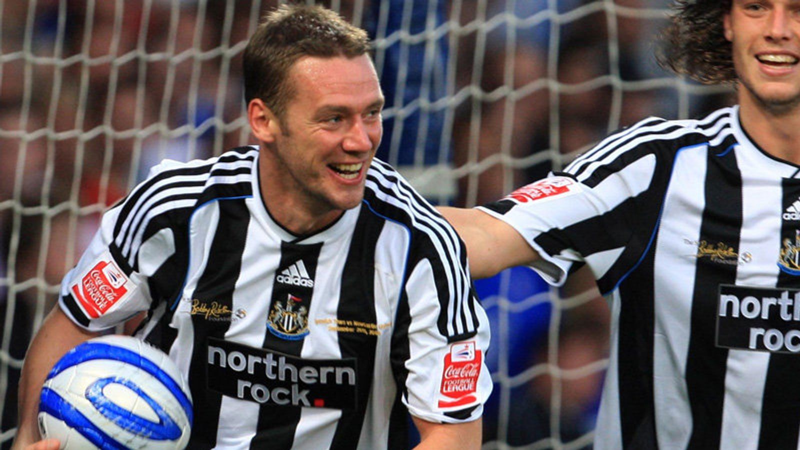 Nolan sends Magpies top | Football News | Sky Sports