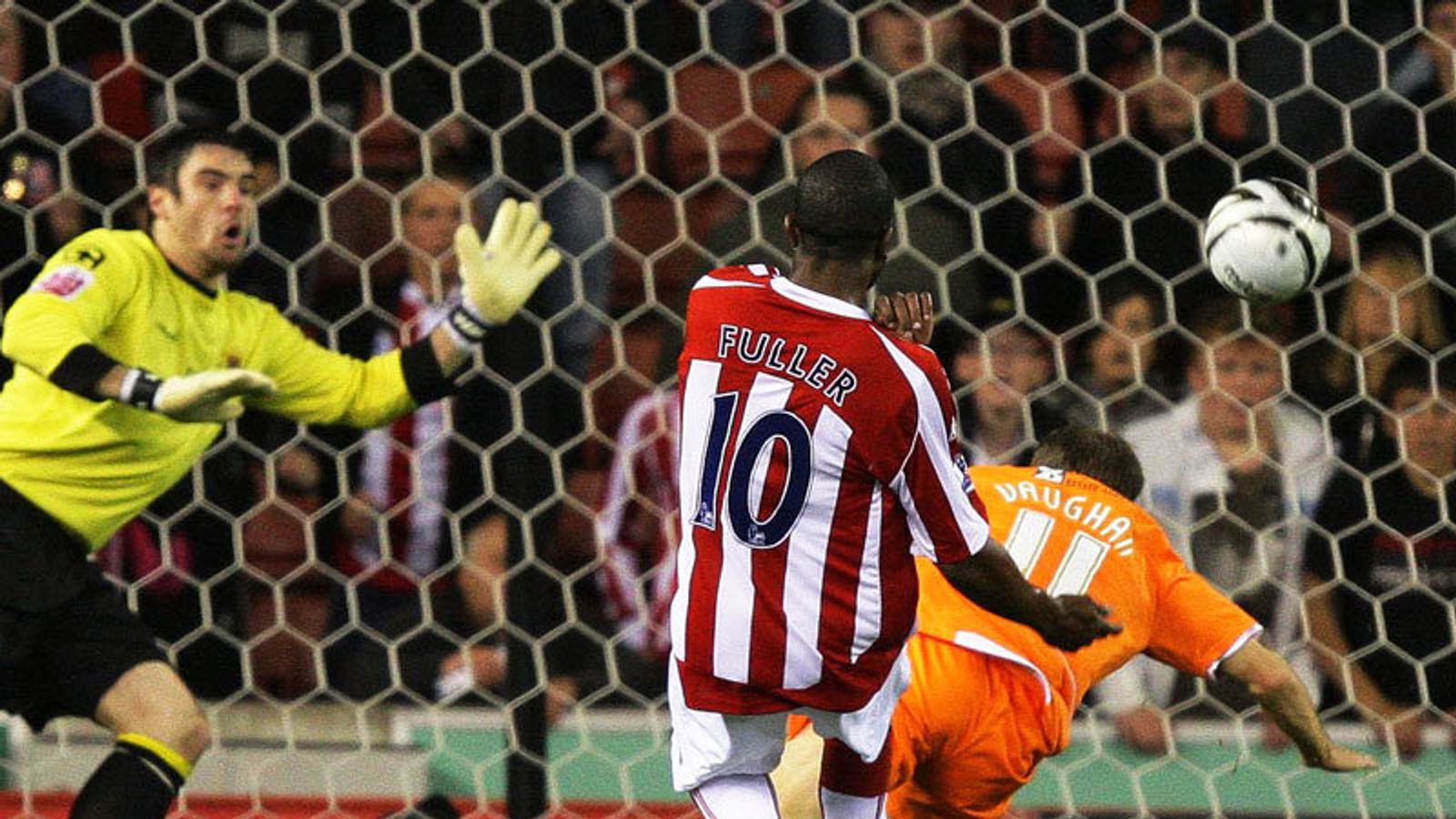 Pulis sweating on Fuller | Football News | Sky Sports