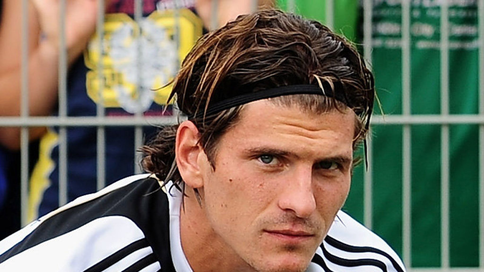 Mario Gomez Hairstyle From The Back