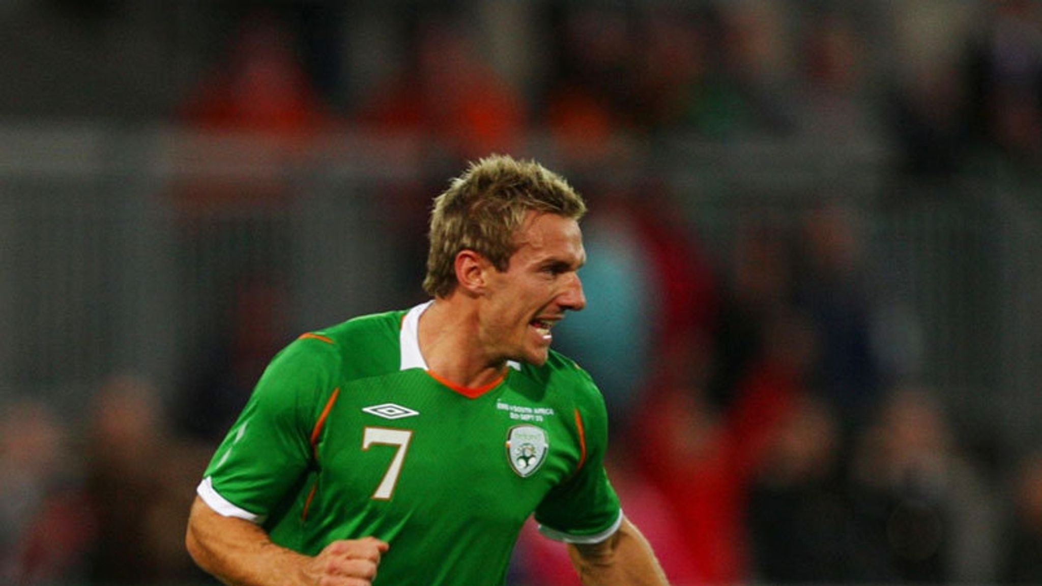 Lawrence handed Irish start | Football News | Sky Sports