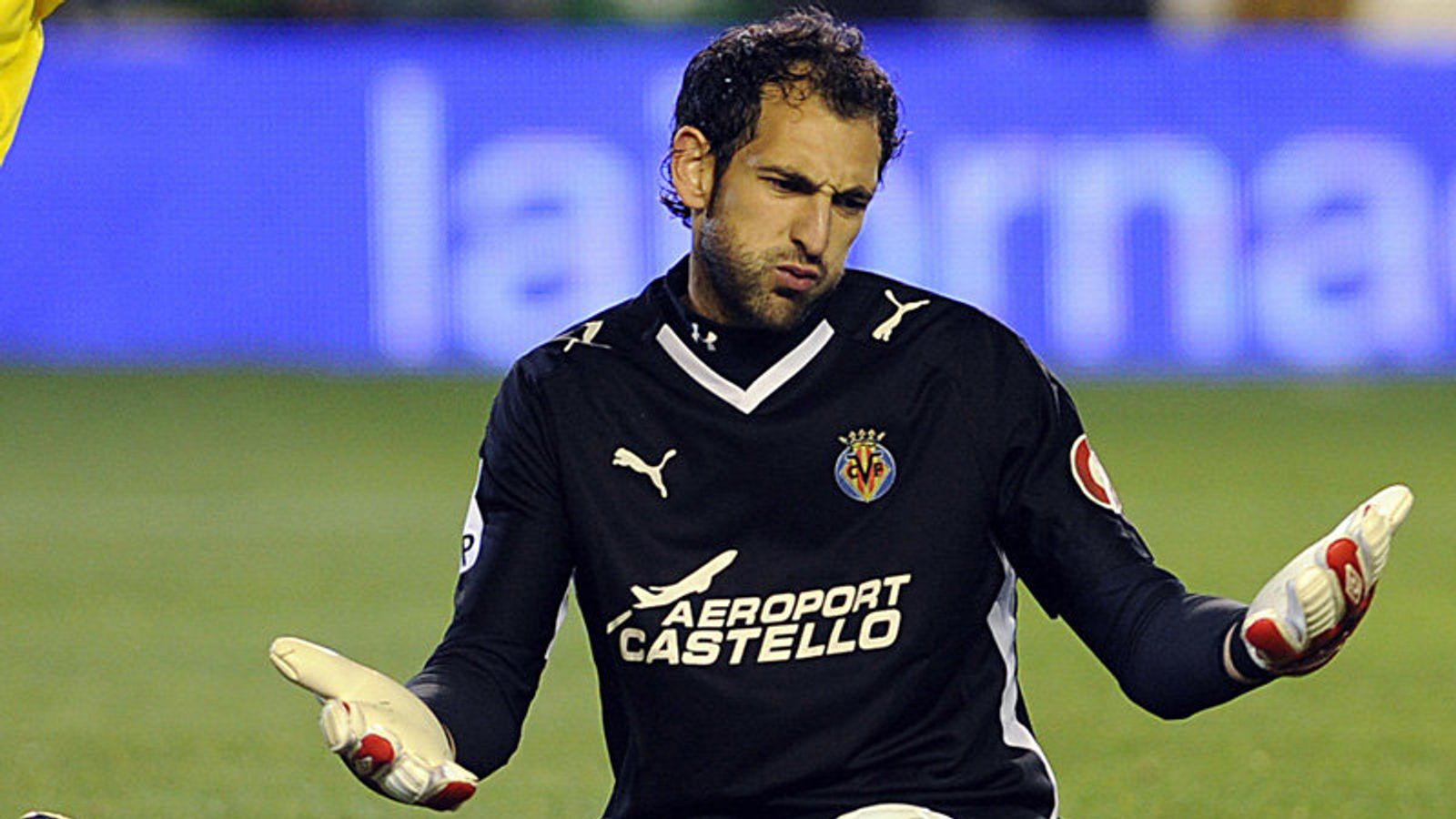 Gunners check on Lopez | Football News | Sky Sports