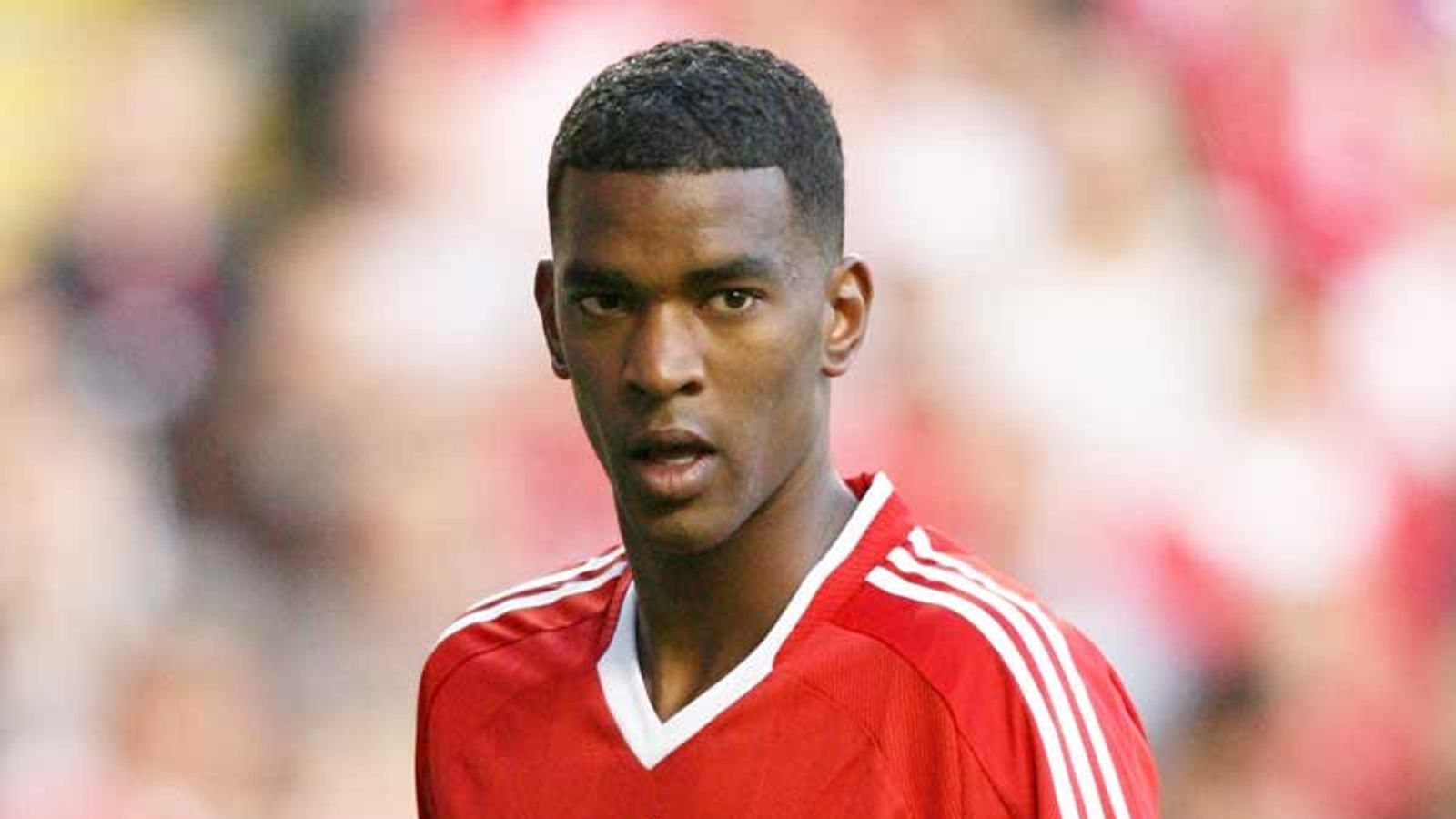 Plessis pens Reds deal | Football News | Sky Sports