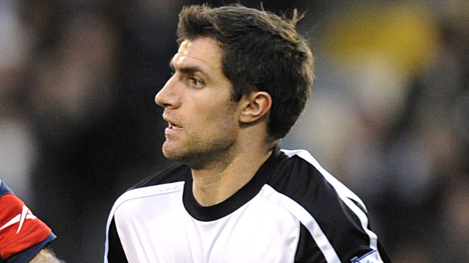 Hughes pens new Fulham deal | Football News | Sky Sports