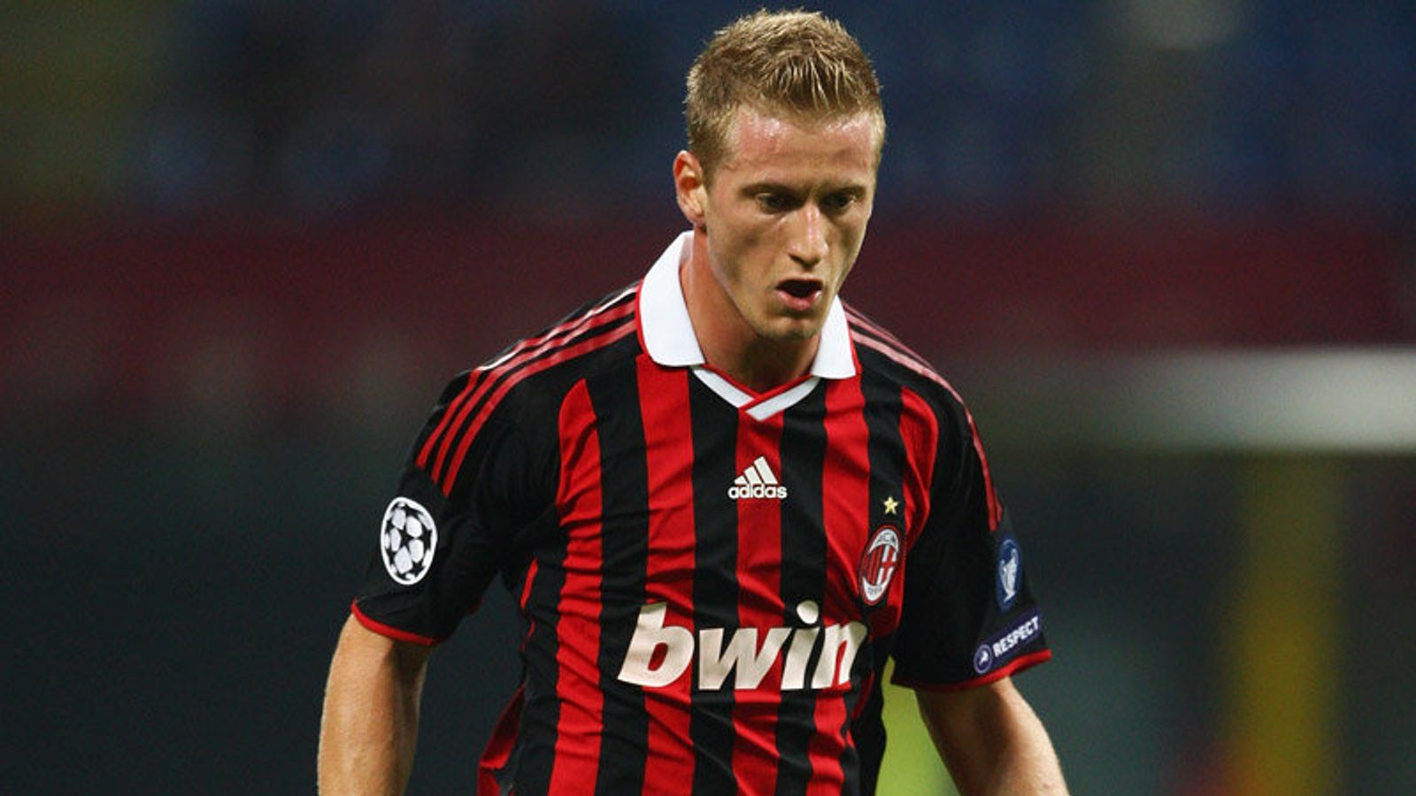 Full-backs commit to Milan | Football News | Sky Sports