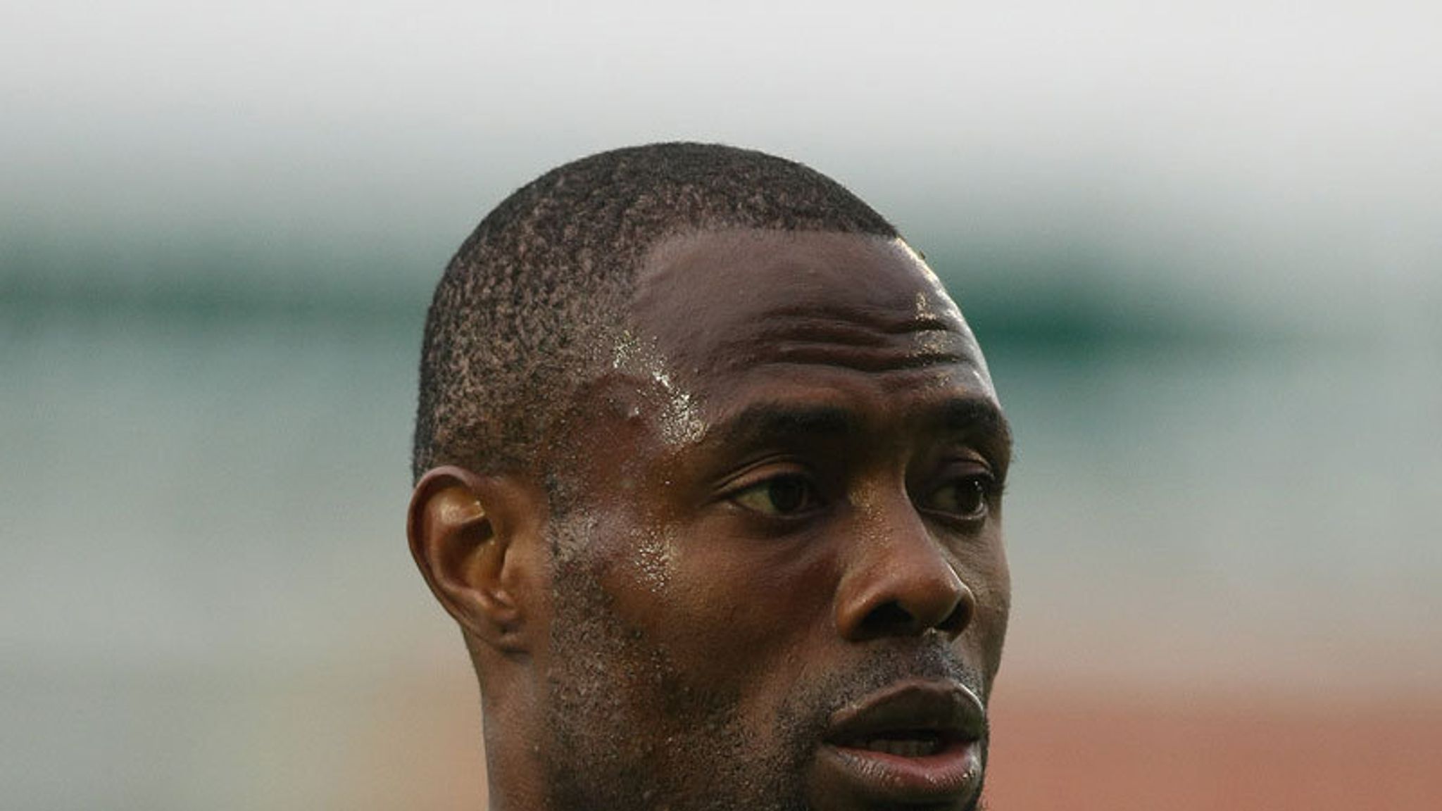 Sodje rescues 10-man Charlton | Football News | Sky Sports