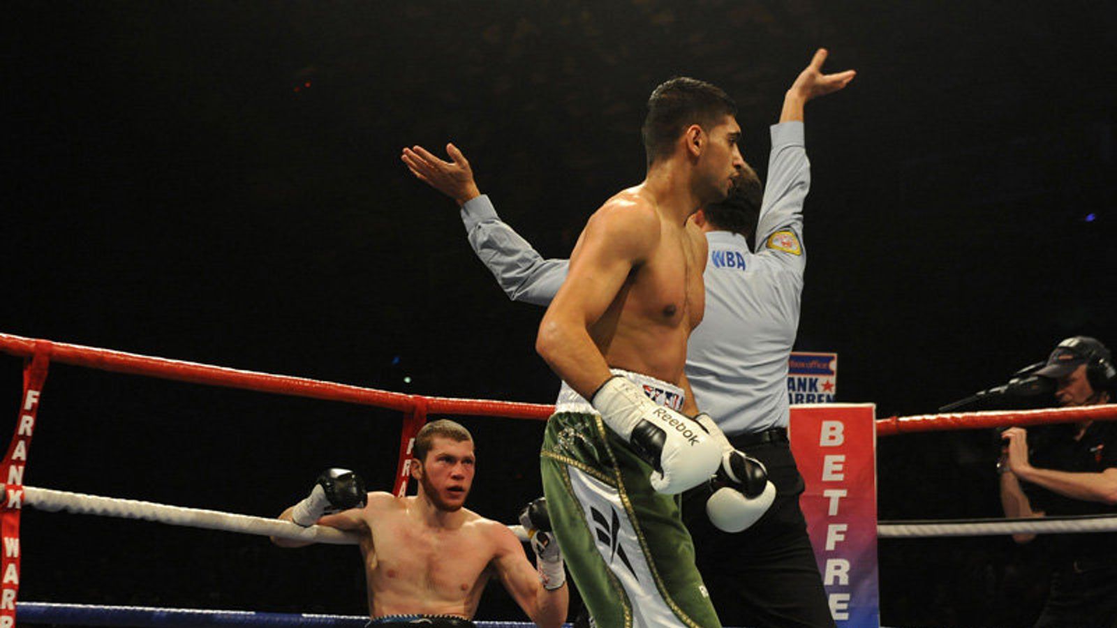 Oliver - No rush for King Khan | Boxing News | Sky Sports