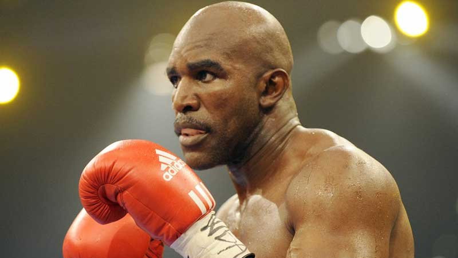Holyfield back in the ring | Boxing News | Sky Sports