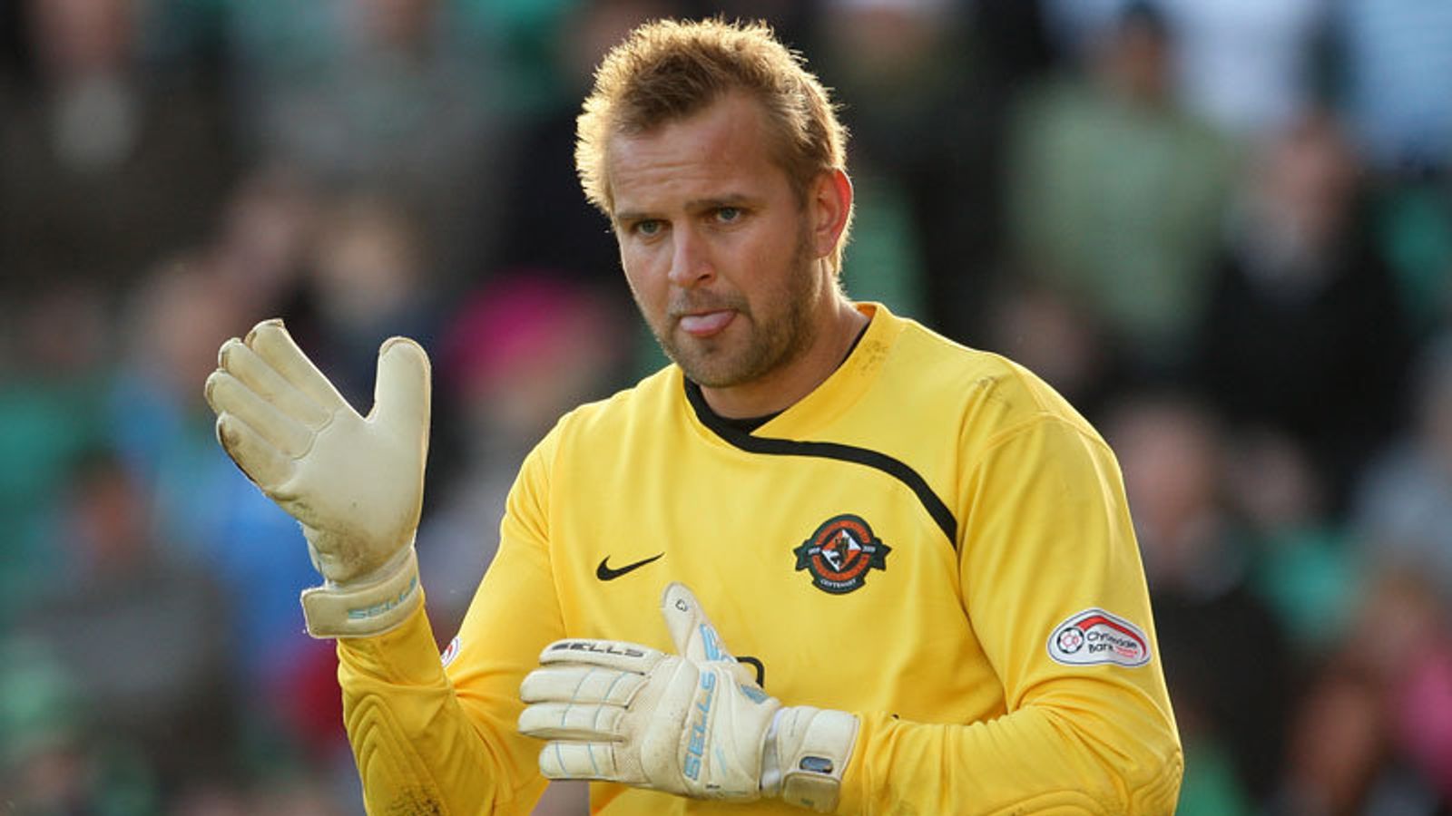 Weaver joins Wednesday | Football News | Sky Sports