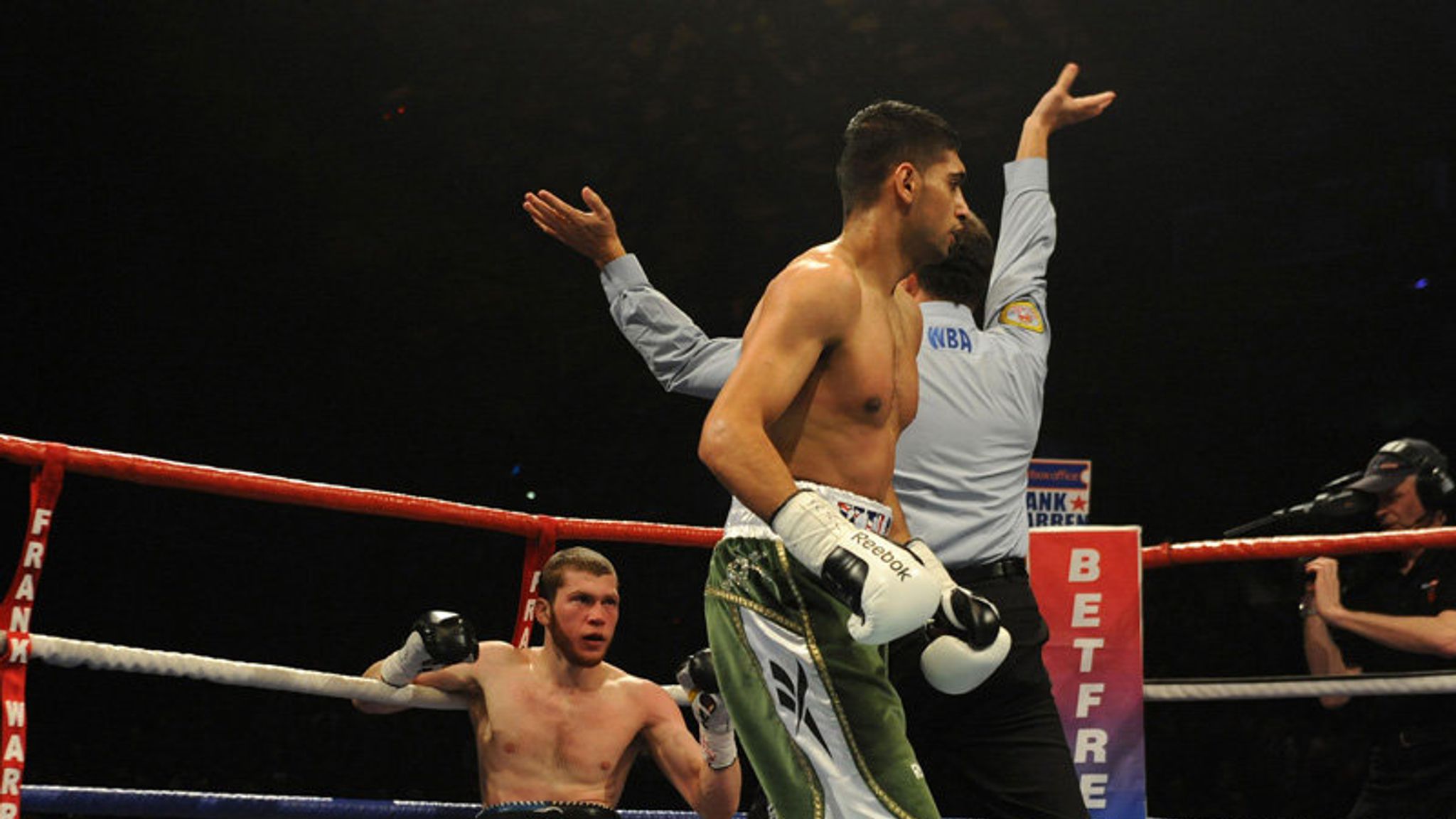 Oliver - No rush for King Khan | Boxing News | Sky Sports