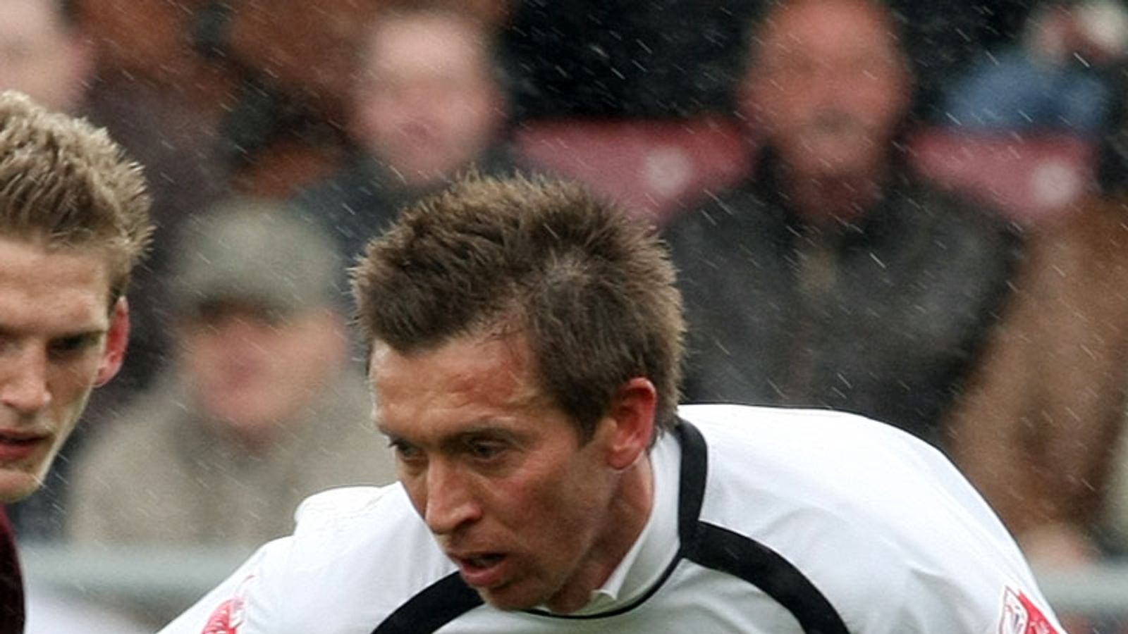 Currie hot for Daggers | Football News | Sky Sports
