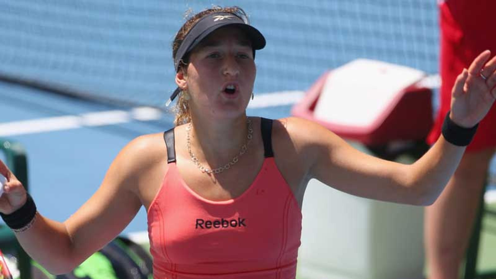 Peer wins despite protests | Tennis News | Sky Sports