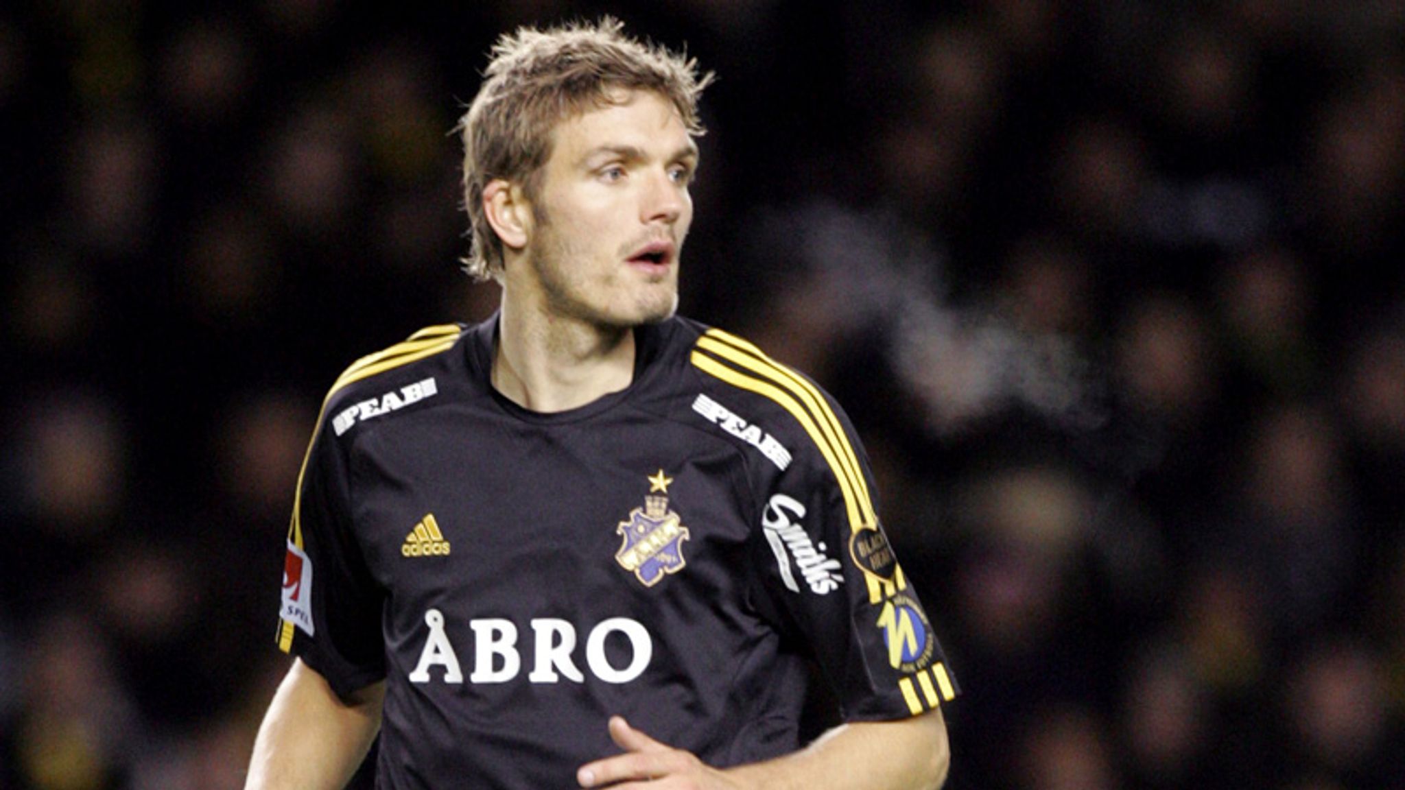 Hoops keen on Jos Hooiveld | Football News | Sky Sports