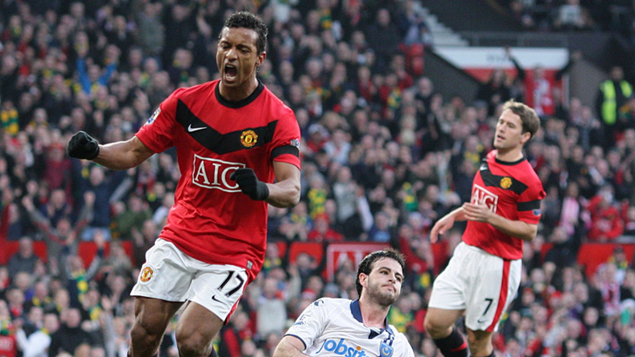 Nani signs new United deal | Football News | Sky Sports
