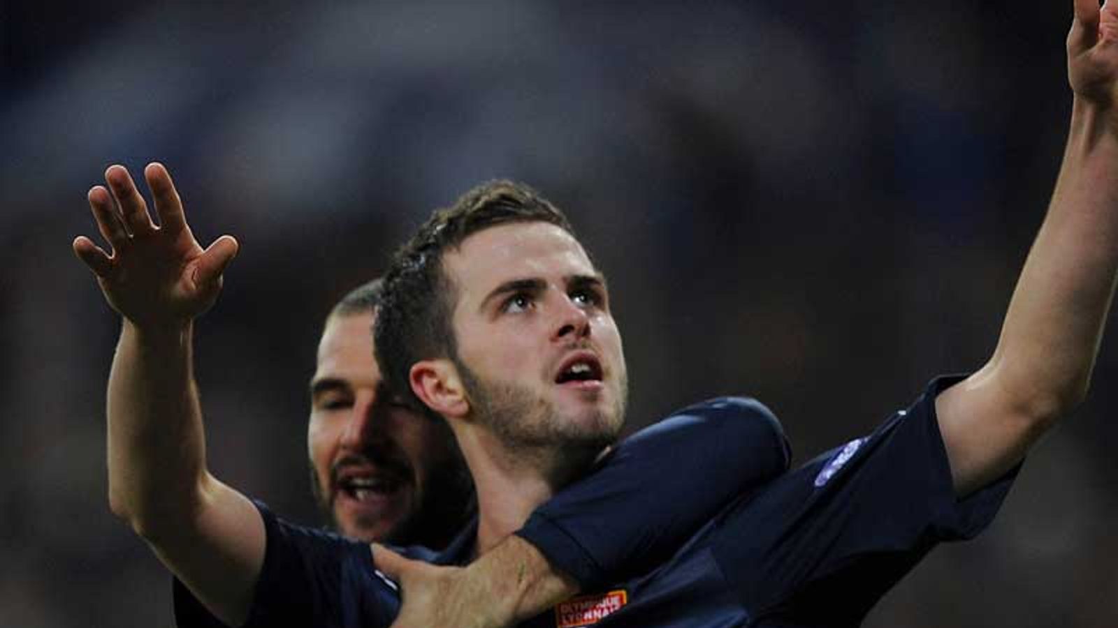 Lyon strike knockout blow | Football News | Sky Sports