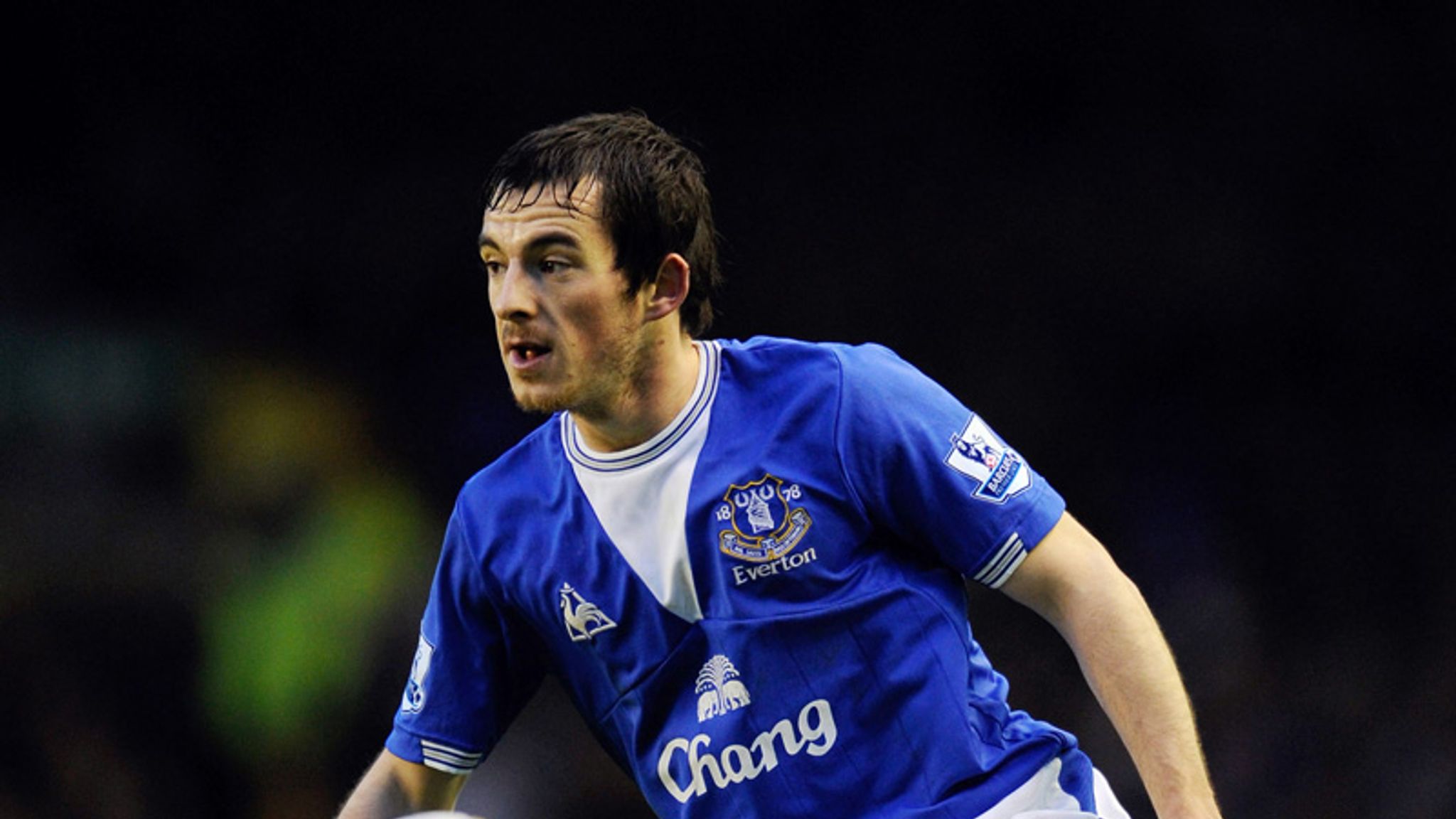 Neville backs Baines for WC | Football News | Sky Sports