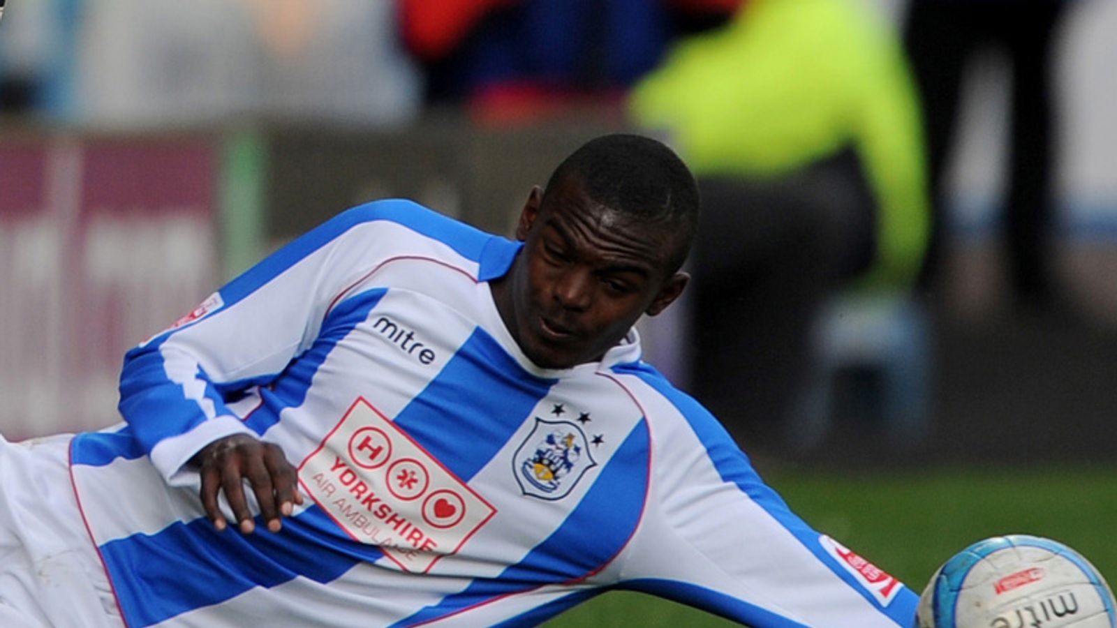 Robinson makes Lions switch | Football News | Sky Sports