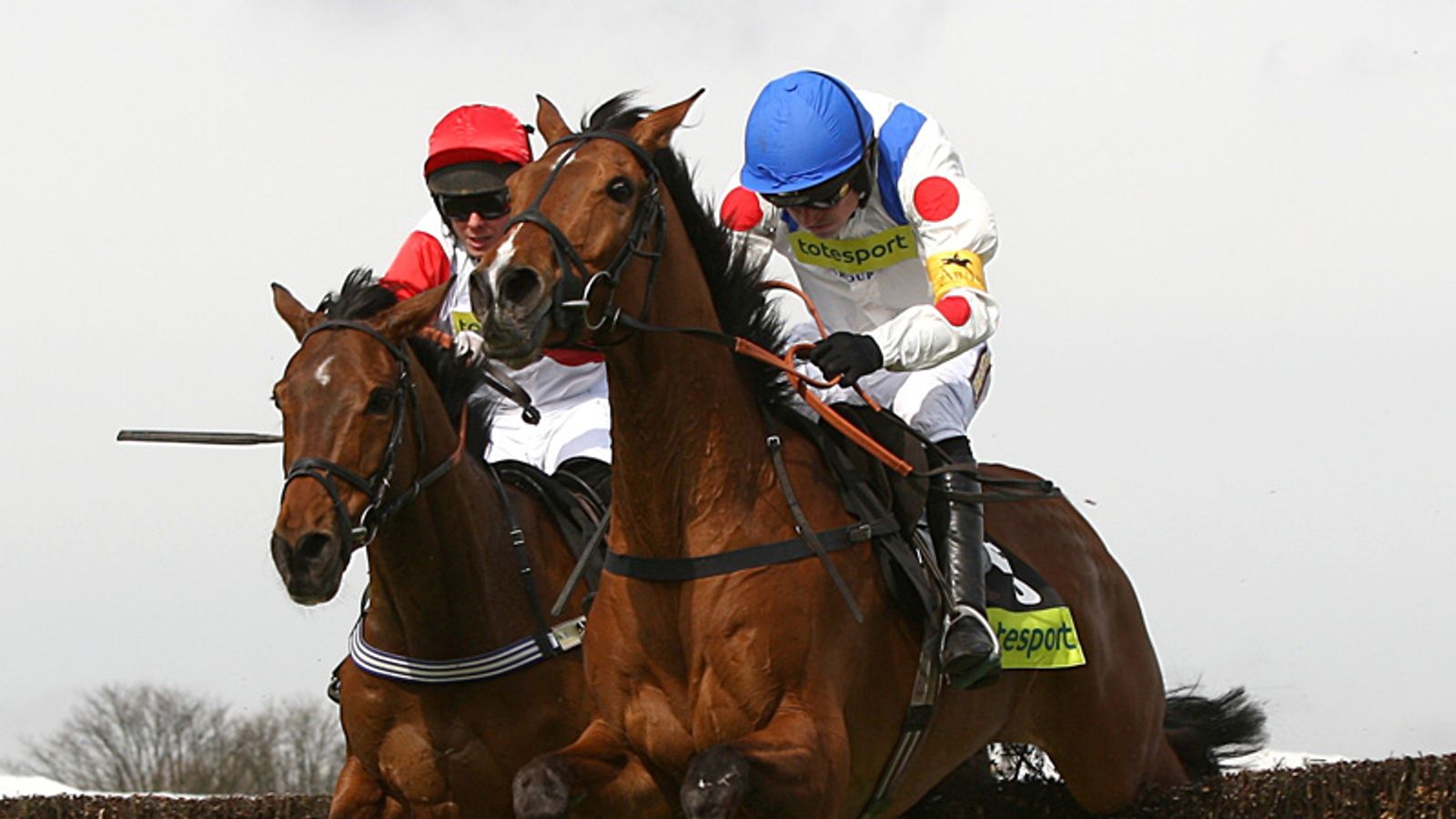 Simon Holt Saturday | Racing News | Sky Sports