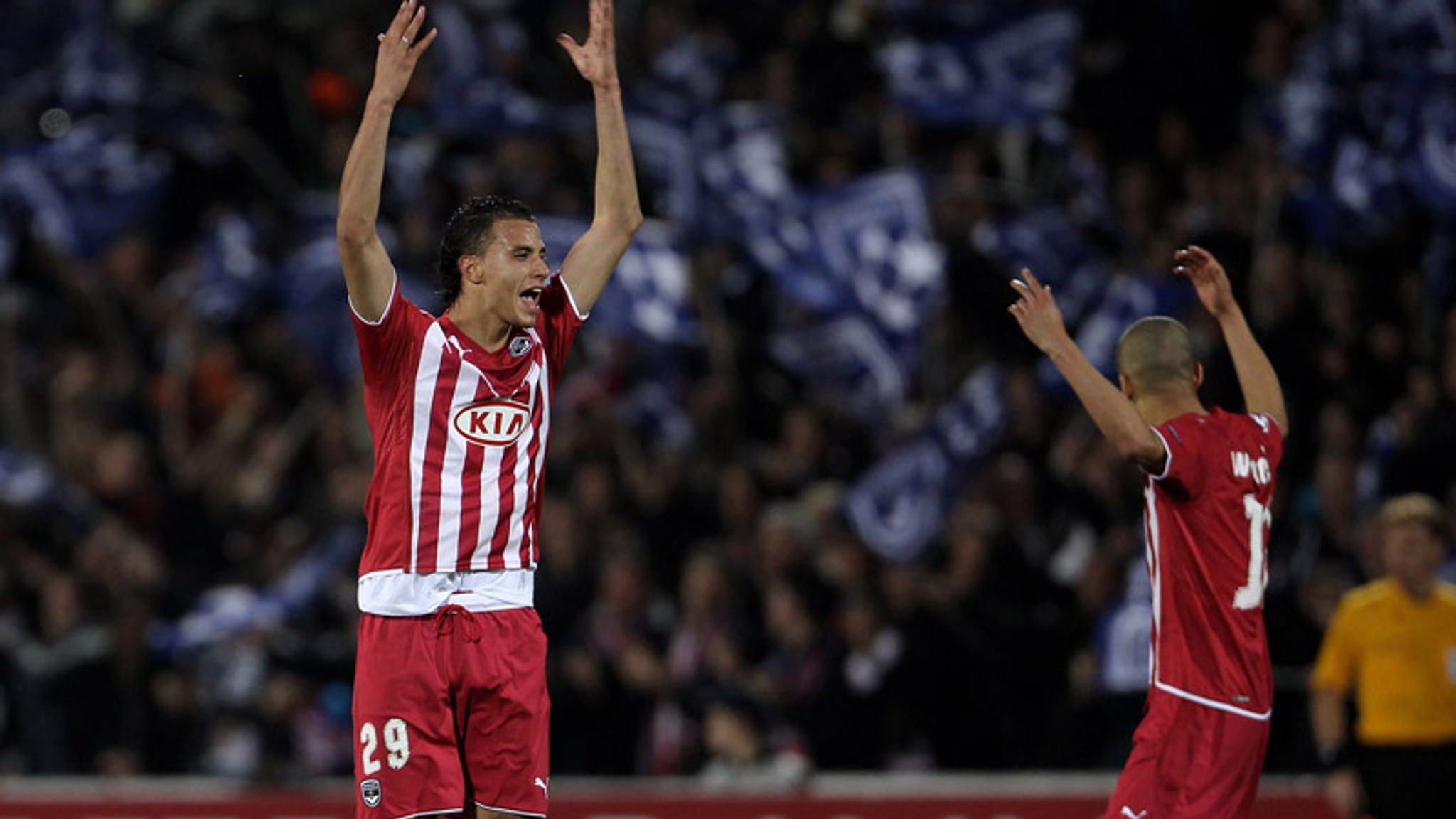 RvP welcomes Chamakh arrival | Football News | Sky Sports