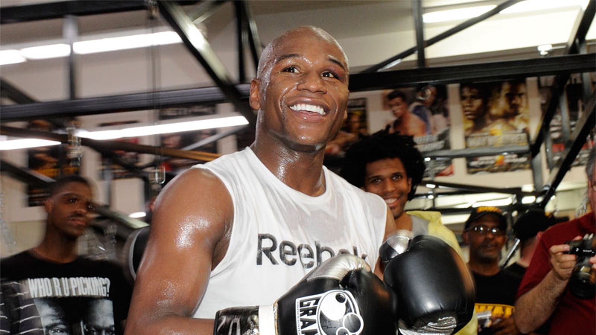 Mayweather opens door to fans | Boxing News | Sky Sports