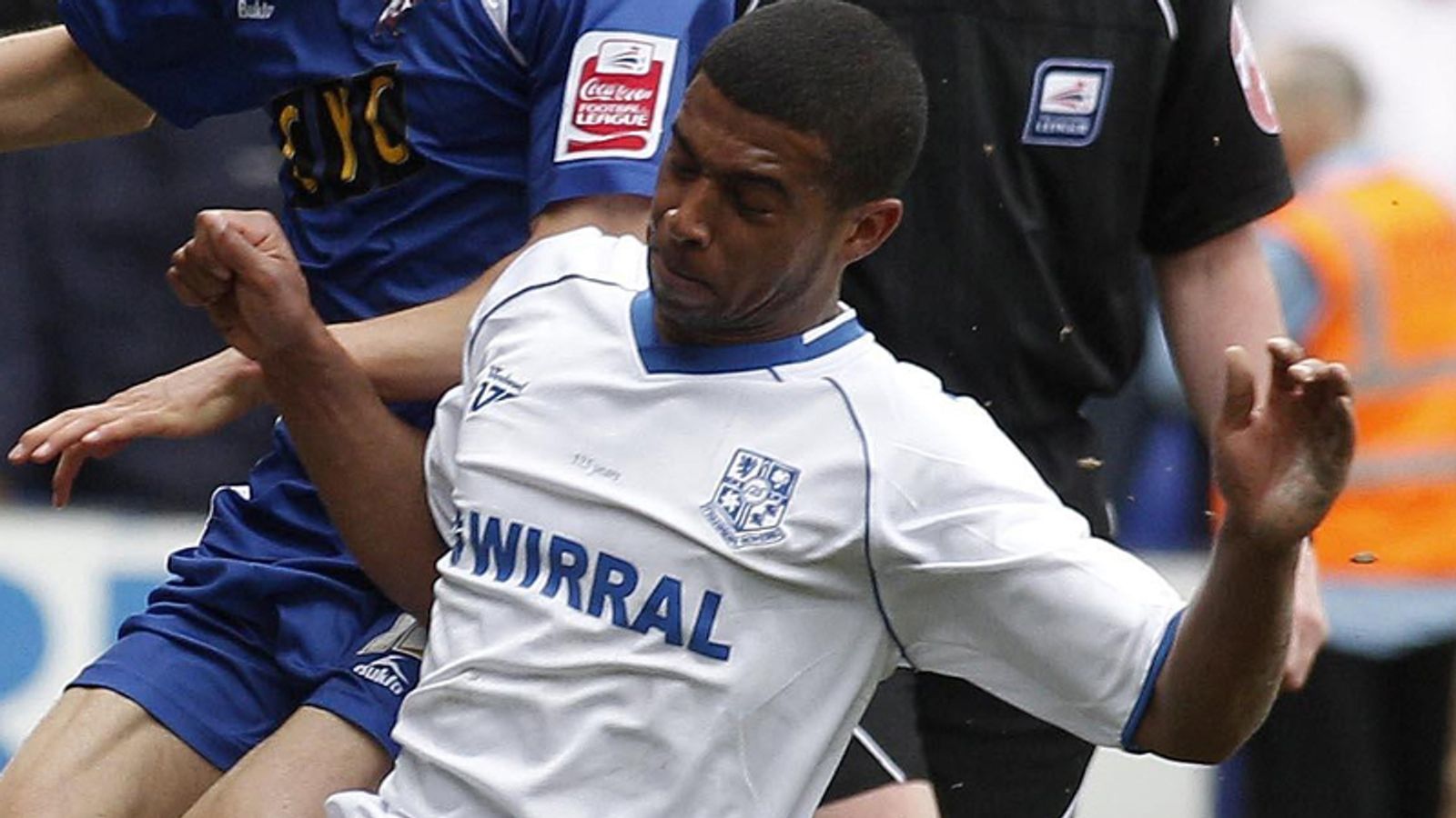 Labadie opts for Magpies | Football News | Sky Sports