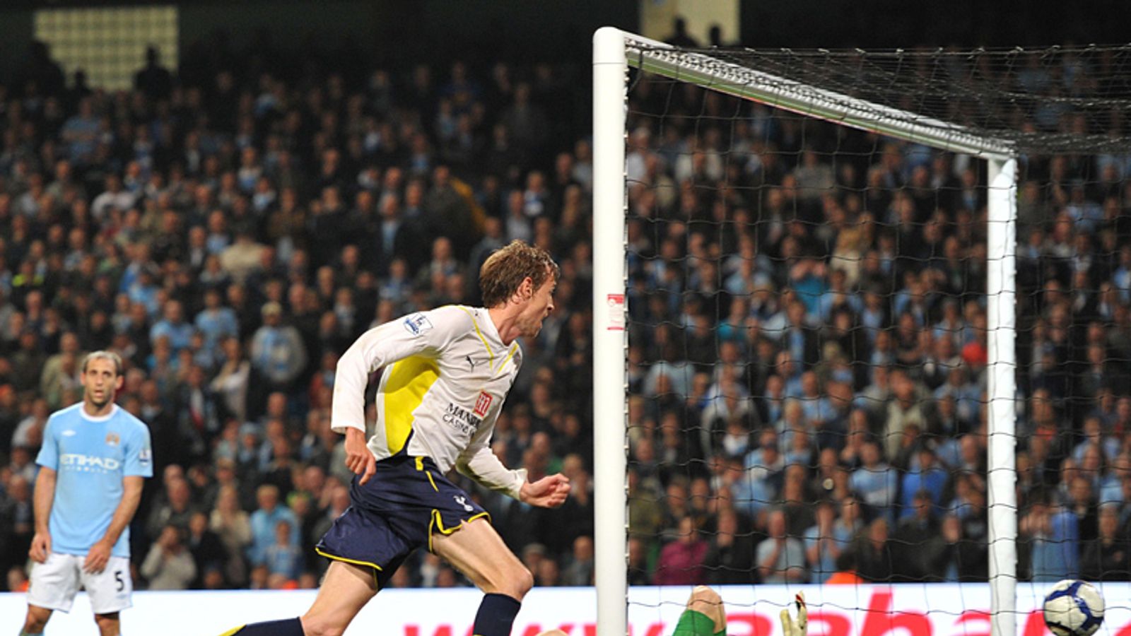 Crouch grabs golden ticket | Football News | Sky Sports