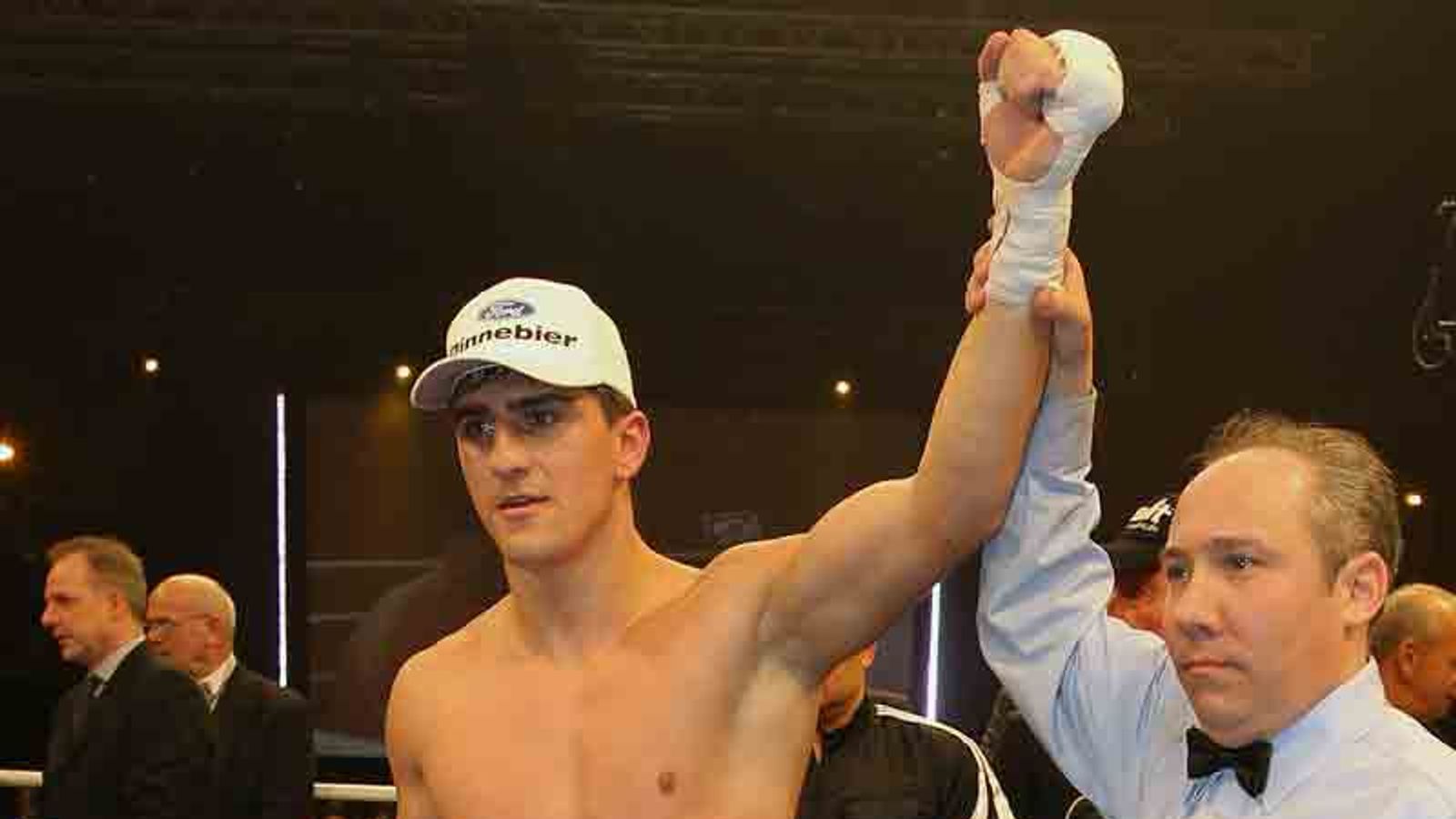 Huck still cruiserweight champ | Boxing News | Sky Sports