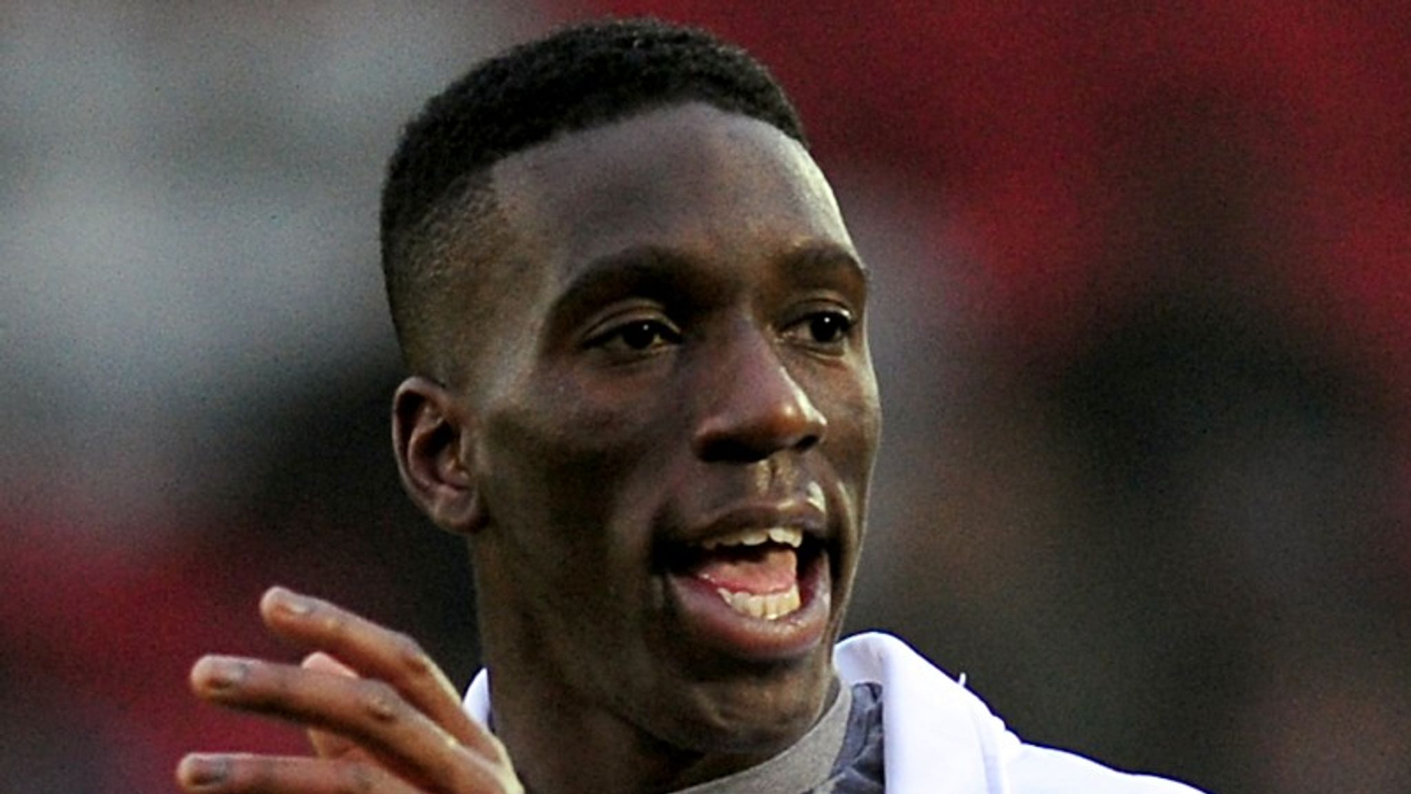 Robins move into play-off spots | Football News | Sky Sports