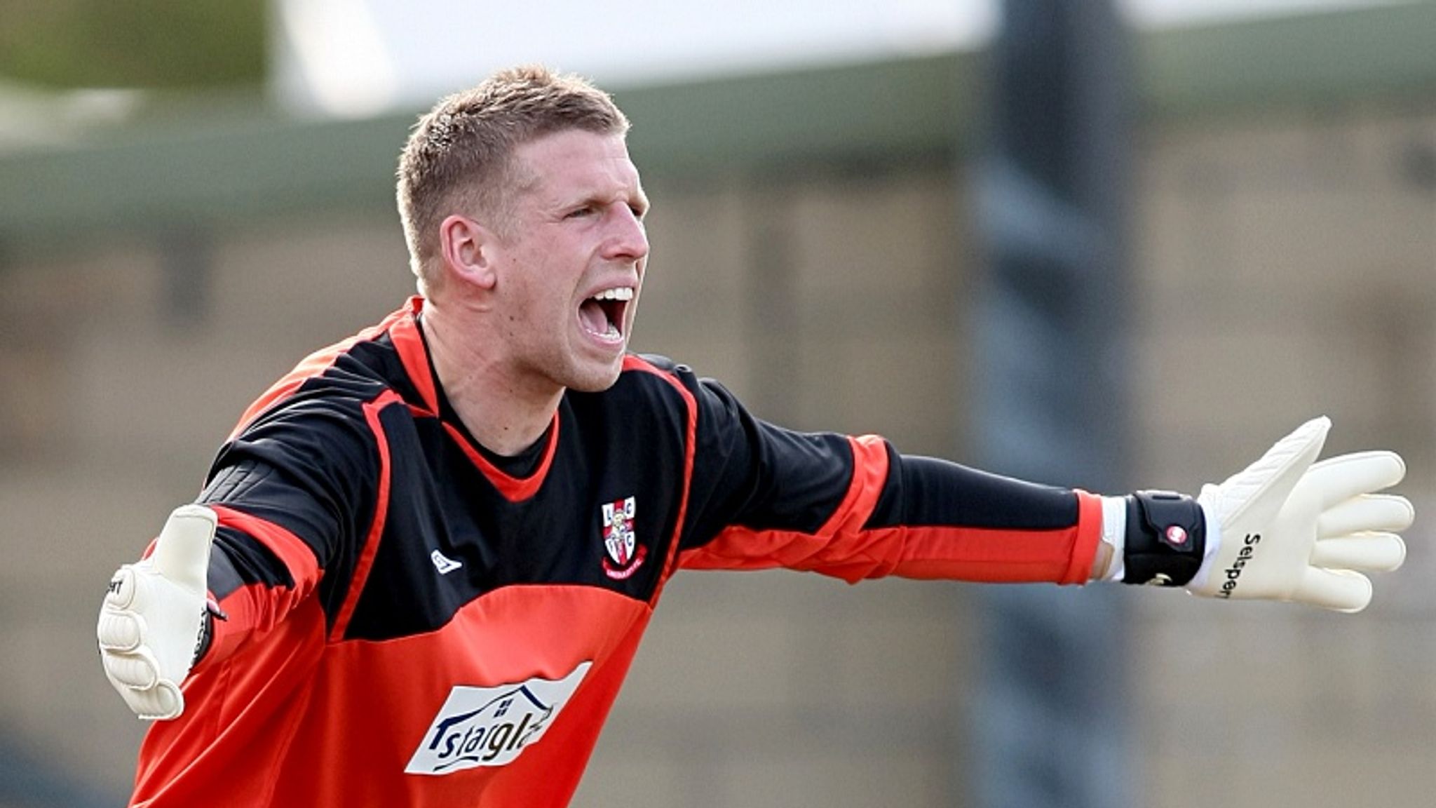 County bring in Burch | Football News | Sky Sports