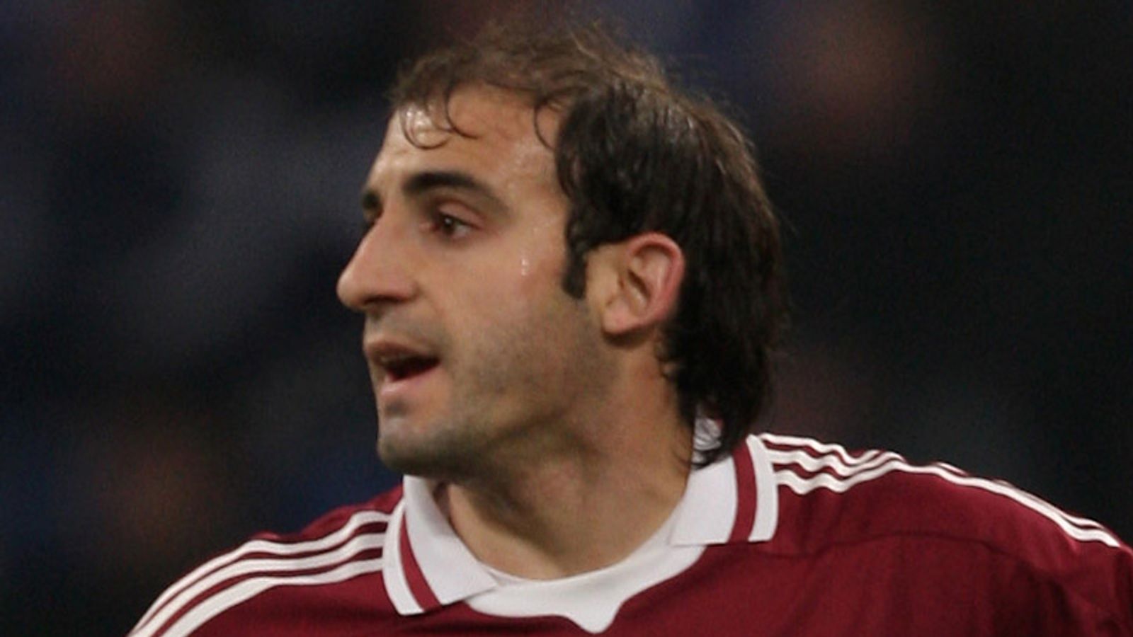 Bundesliga: Javier Pinola signs new two-year contract with Nurnberg ...