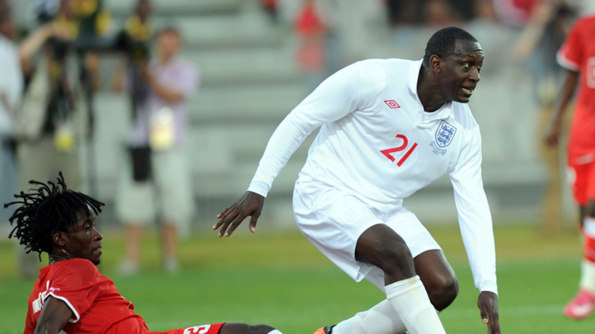 Bookies back Heskey start | Football News | Sky Sports