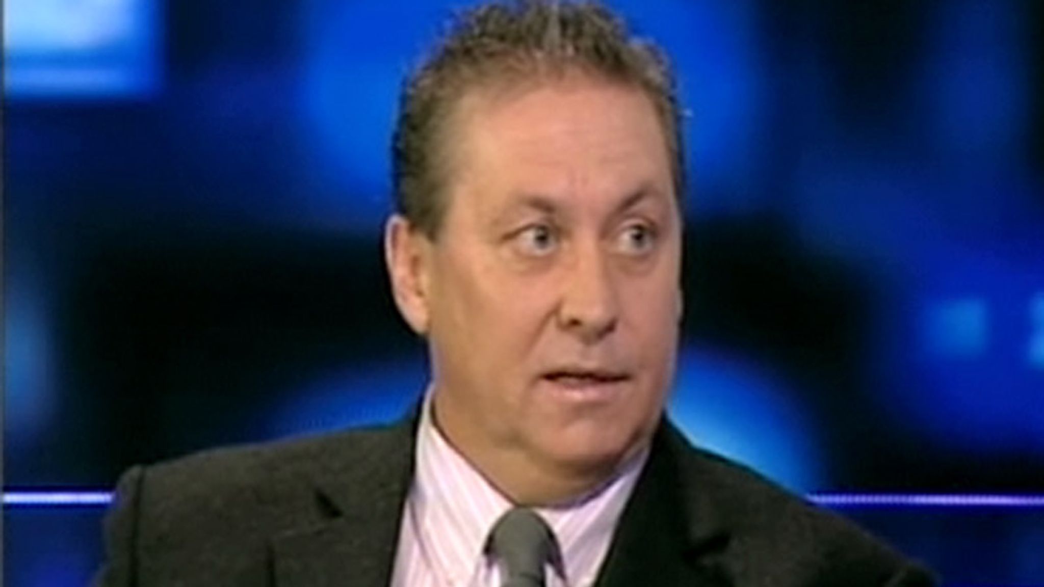 Former England full-back Kenny Sansom is homeless as he struggles with ...