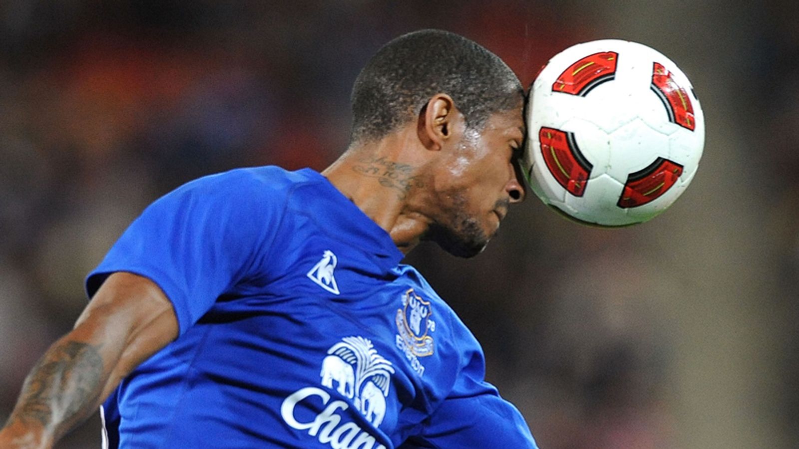 Moyes calm over Beckford | Football News | Sky Sports