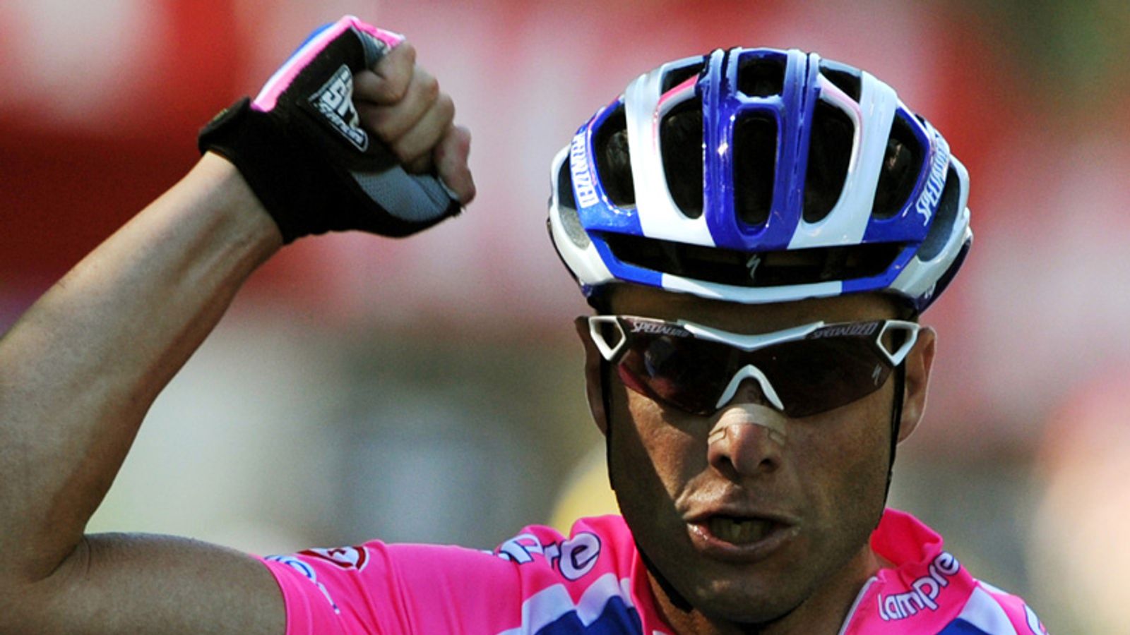 Petacchi wins on tragic day | Cycling News | Sky Sports