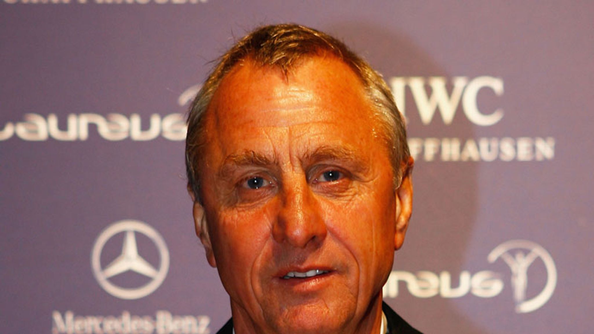 Dutch legend Johan Cruyff shown the door by Chivas | Football News ...