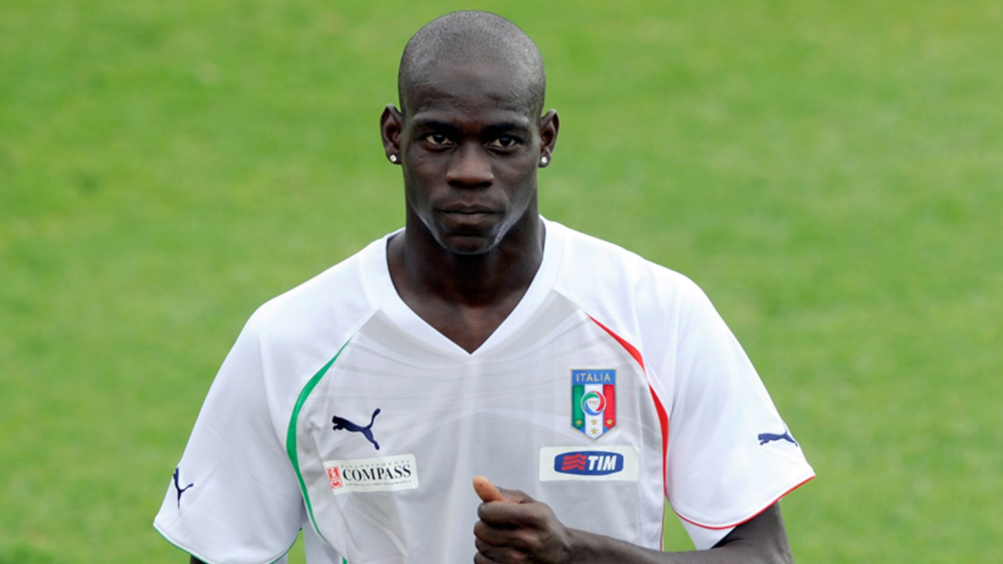 Balotelli told he must mature | Football News | Sky Sports