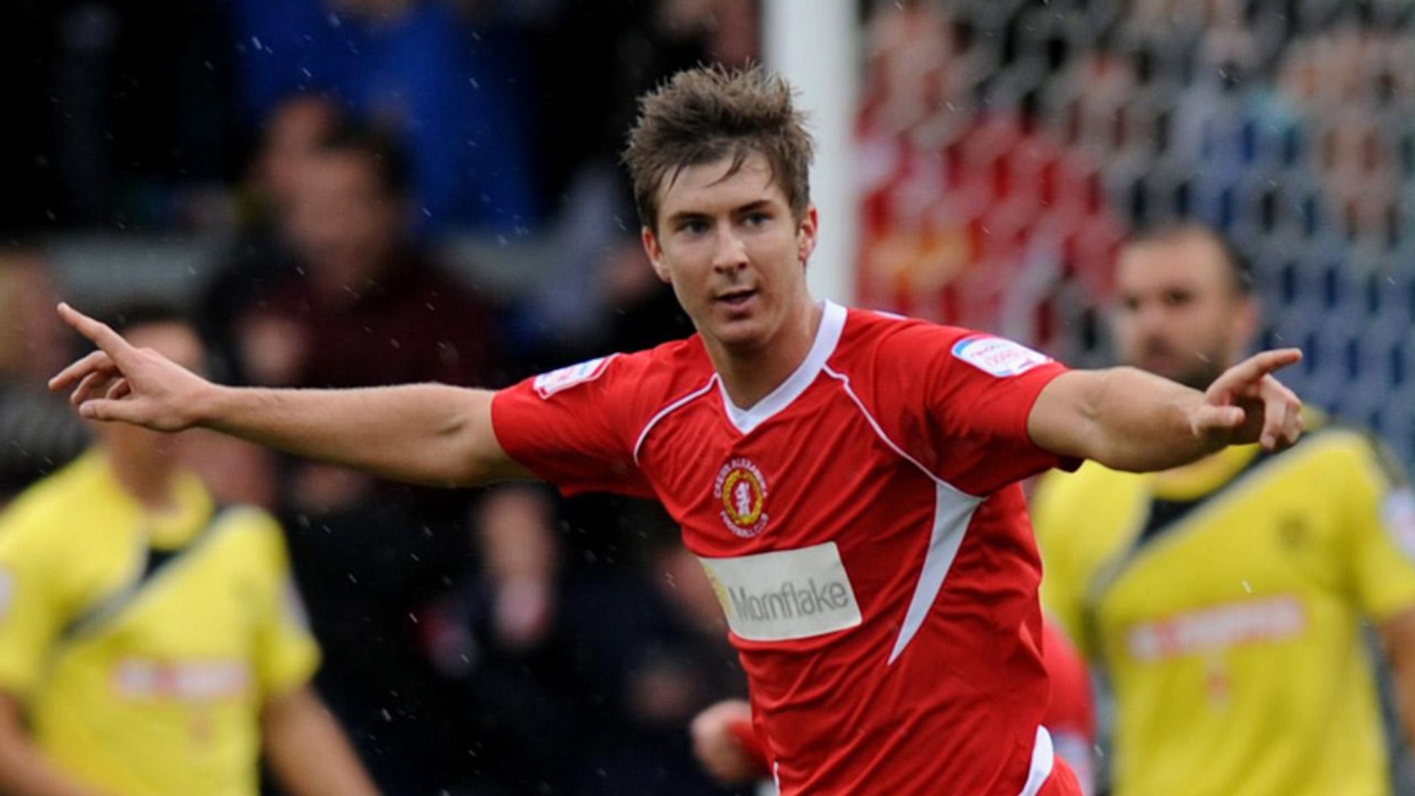 Murphy seals Crewe win | Football News | Sky Sports